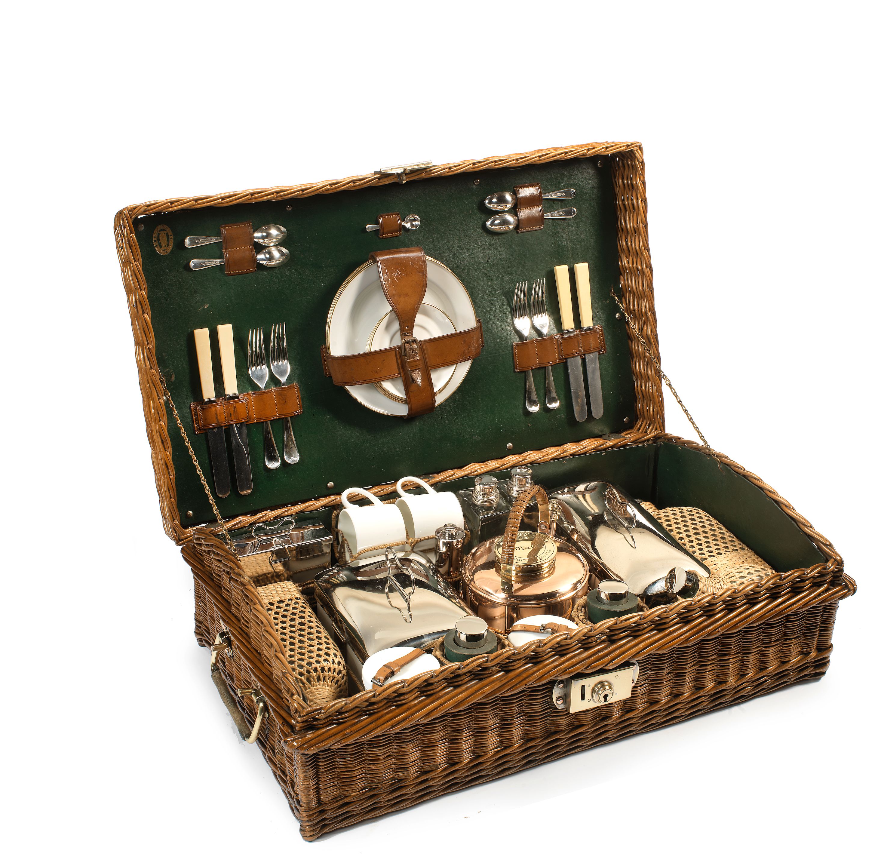 Bonhams Cars : Panier de pique-nique pour quatre personnes de marque ...