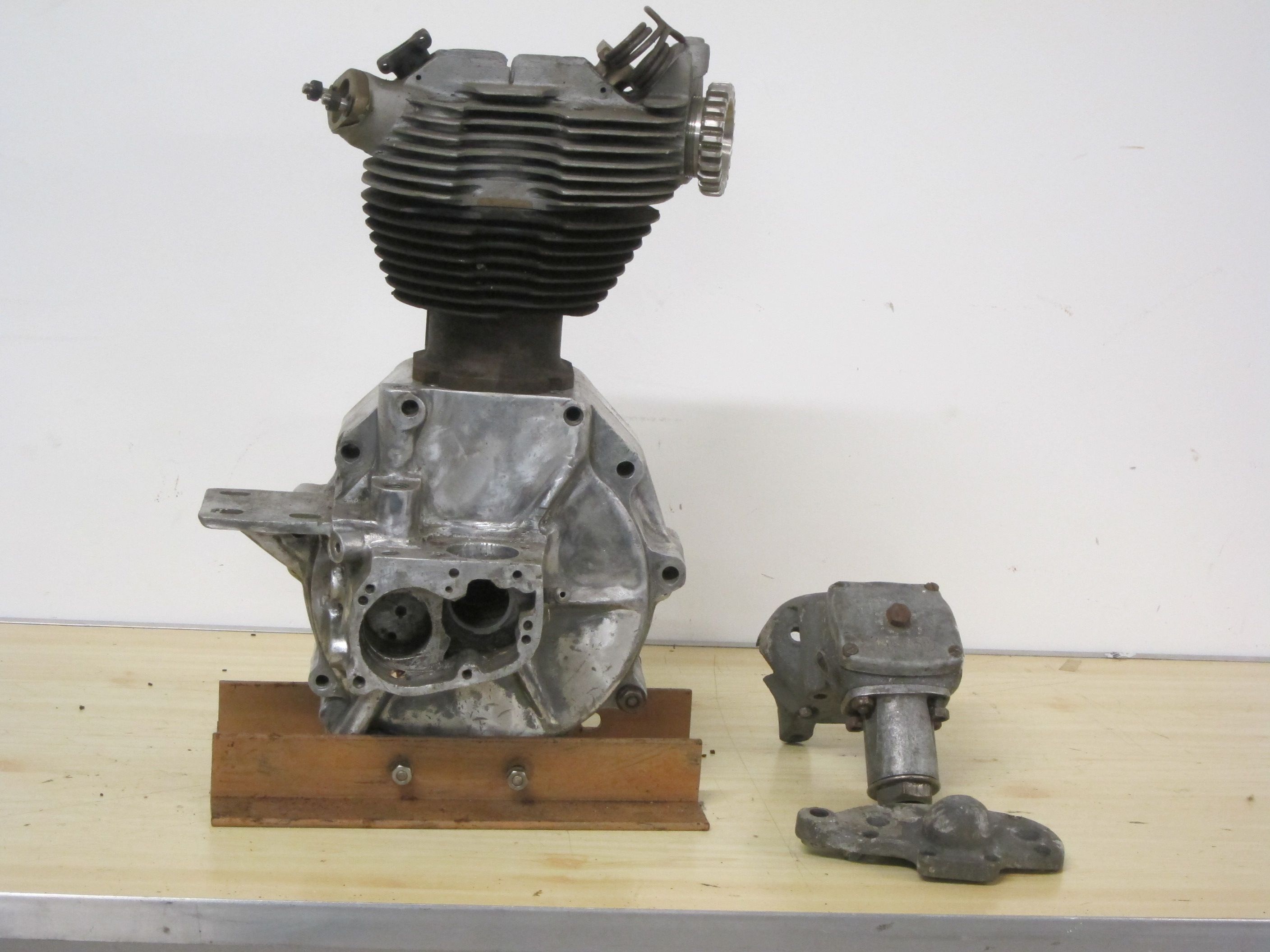 Bonhams Cars : A c.1932 Norton 490cc CS1 engine project, ((Qty))