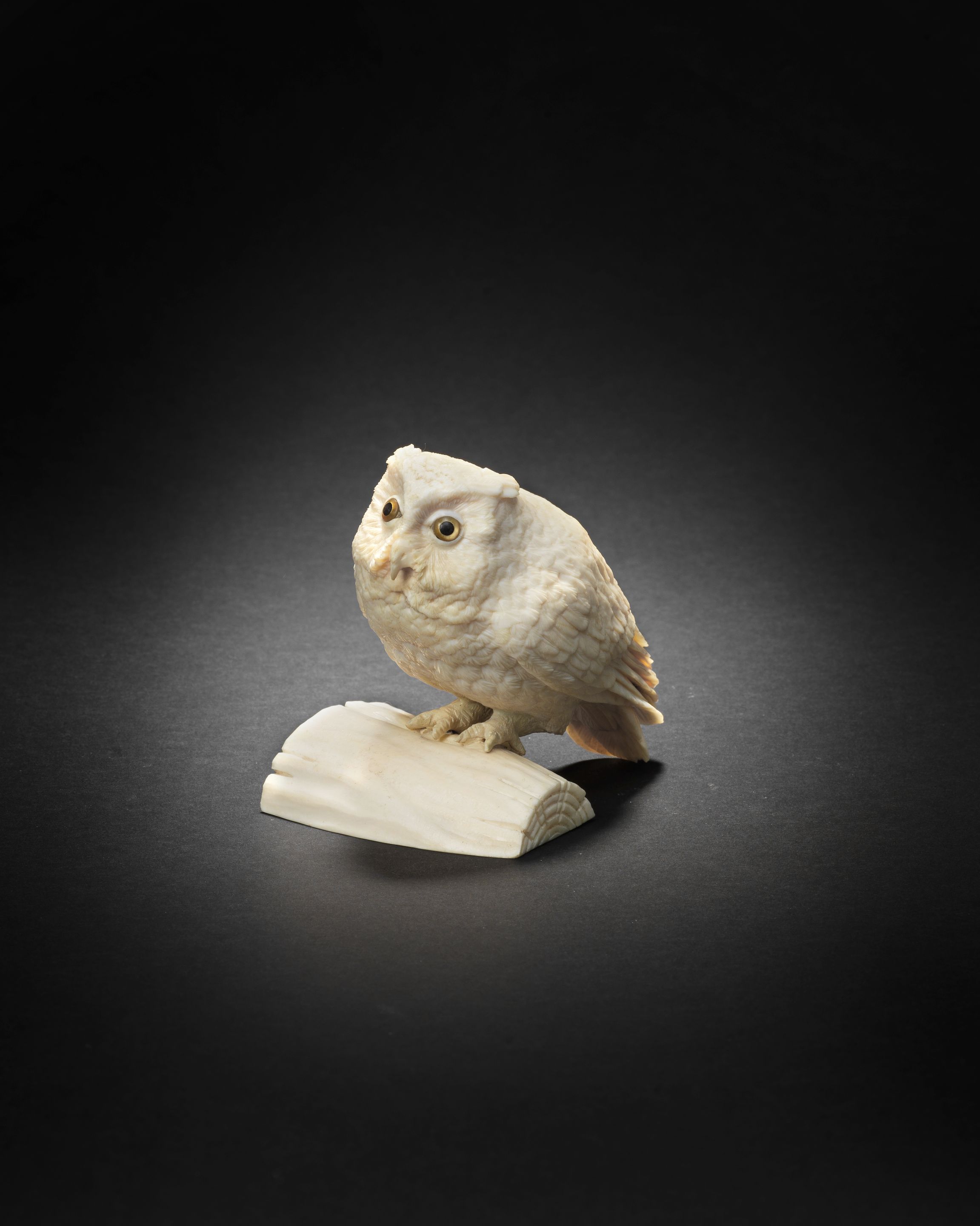 Bonhams : An ivory okimono of an owl By Shumin, Meiji era (1868-1912)