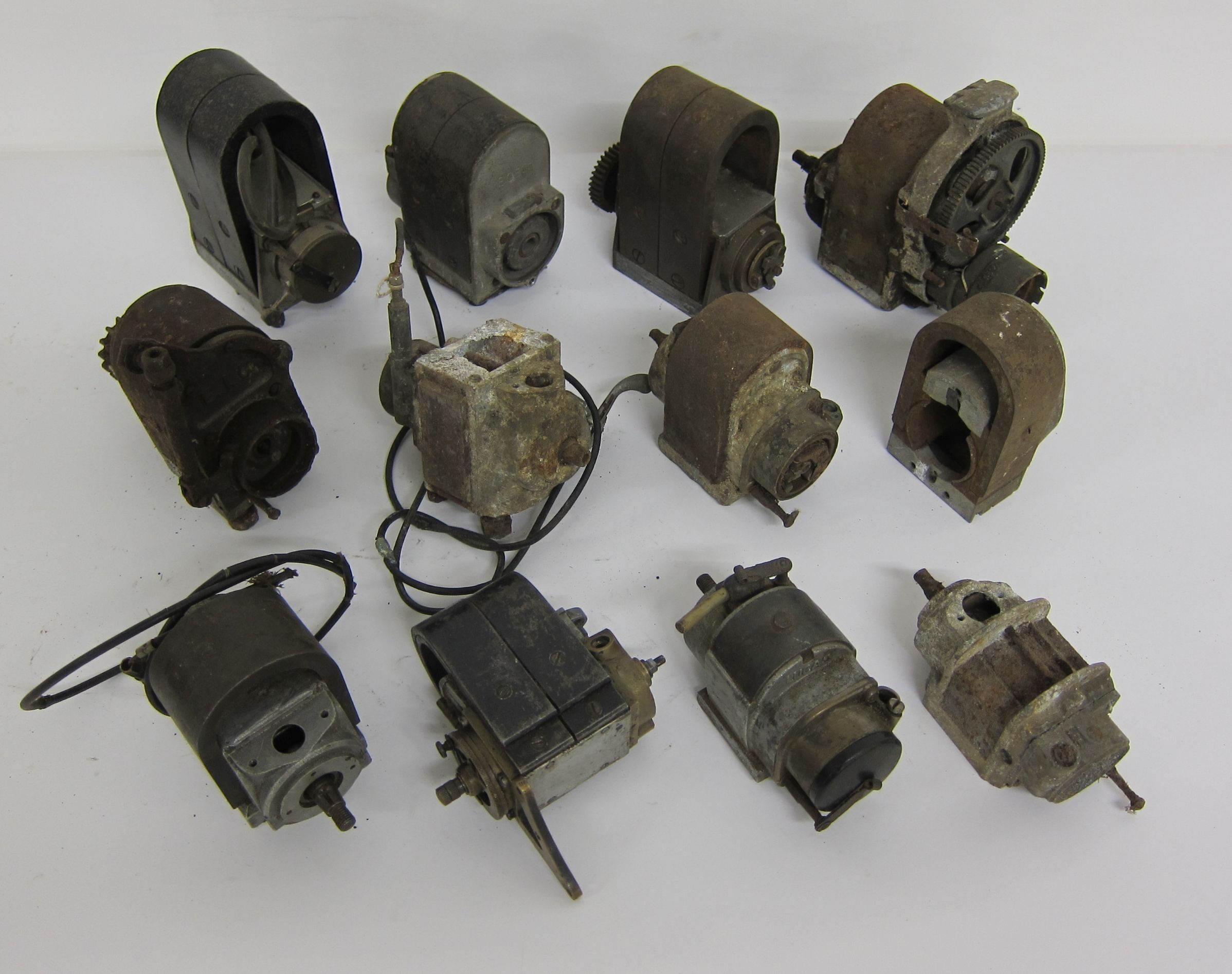 Bonhams Cars : A selection of single cylinder magnetos, ((Qty))
