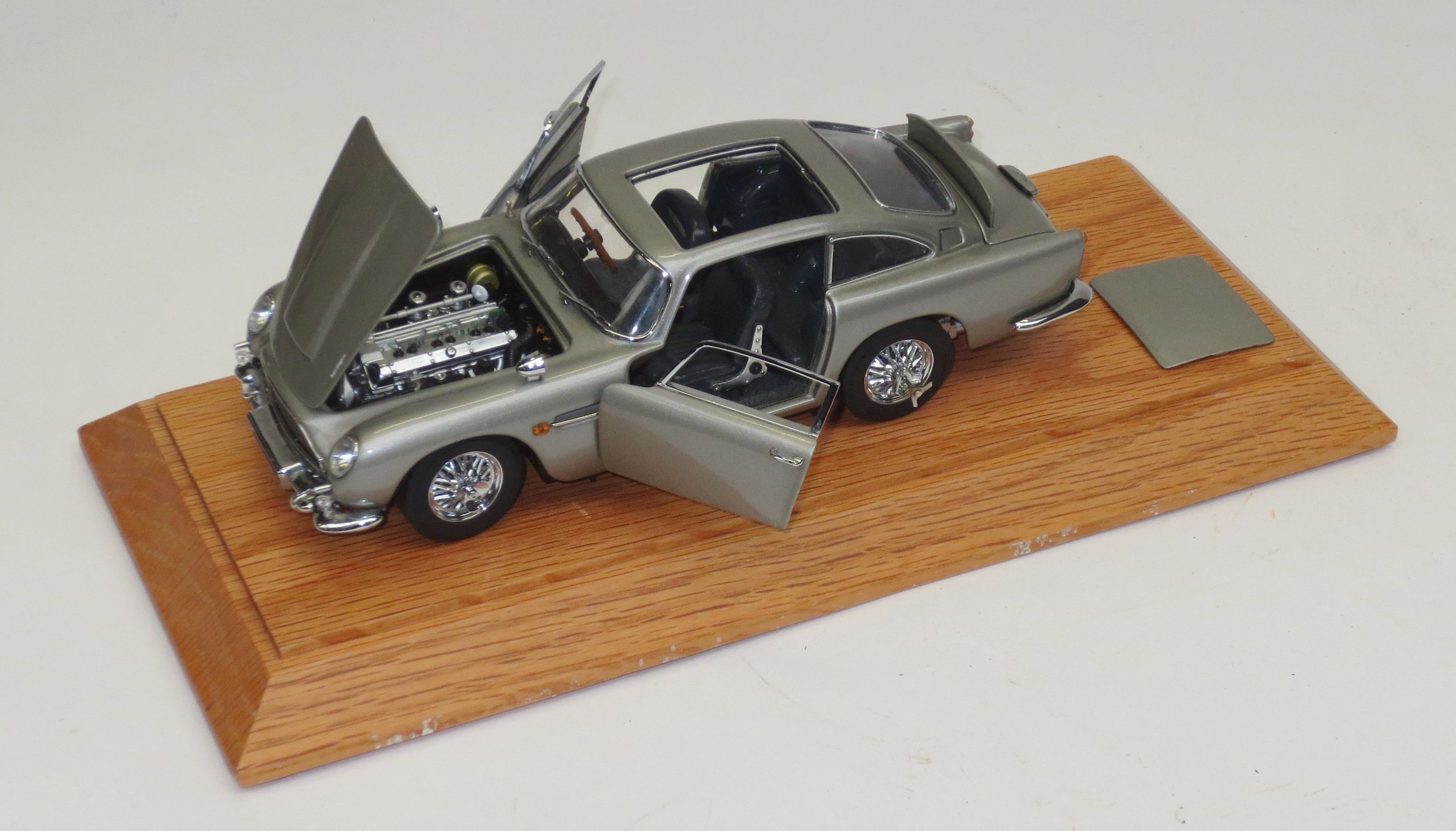 Bonhams Cars : A 1:24 scale die-cast model of the James Bond ...
