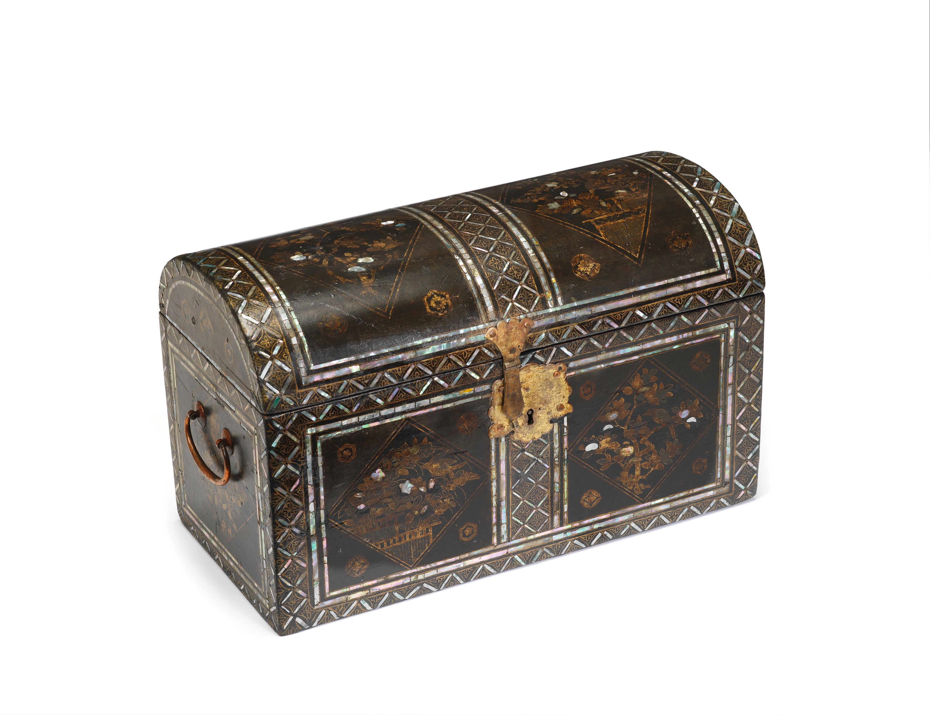 Bonhams : An export lacquer Nanban coffer Momoyama period (1573-1615 ...