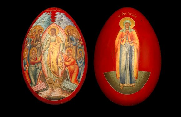 Bonhams : A Russian papier-mache and laquer egglate 19th century