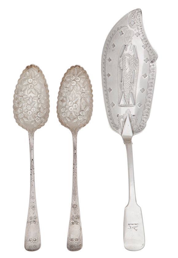 Bonhams : An Irish silver fish slice and two Irish berry spoons the ...