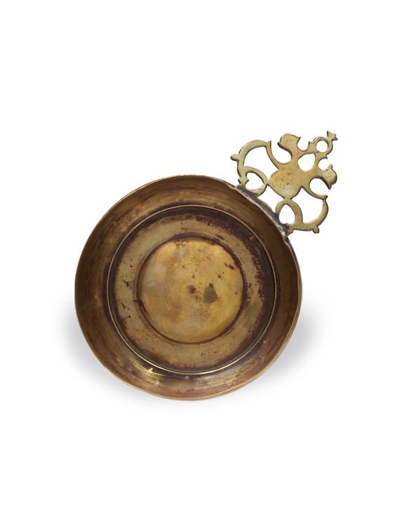 Bonhams : An 18th century gilt-brass porringer, circa 1700 - 20