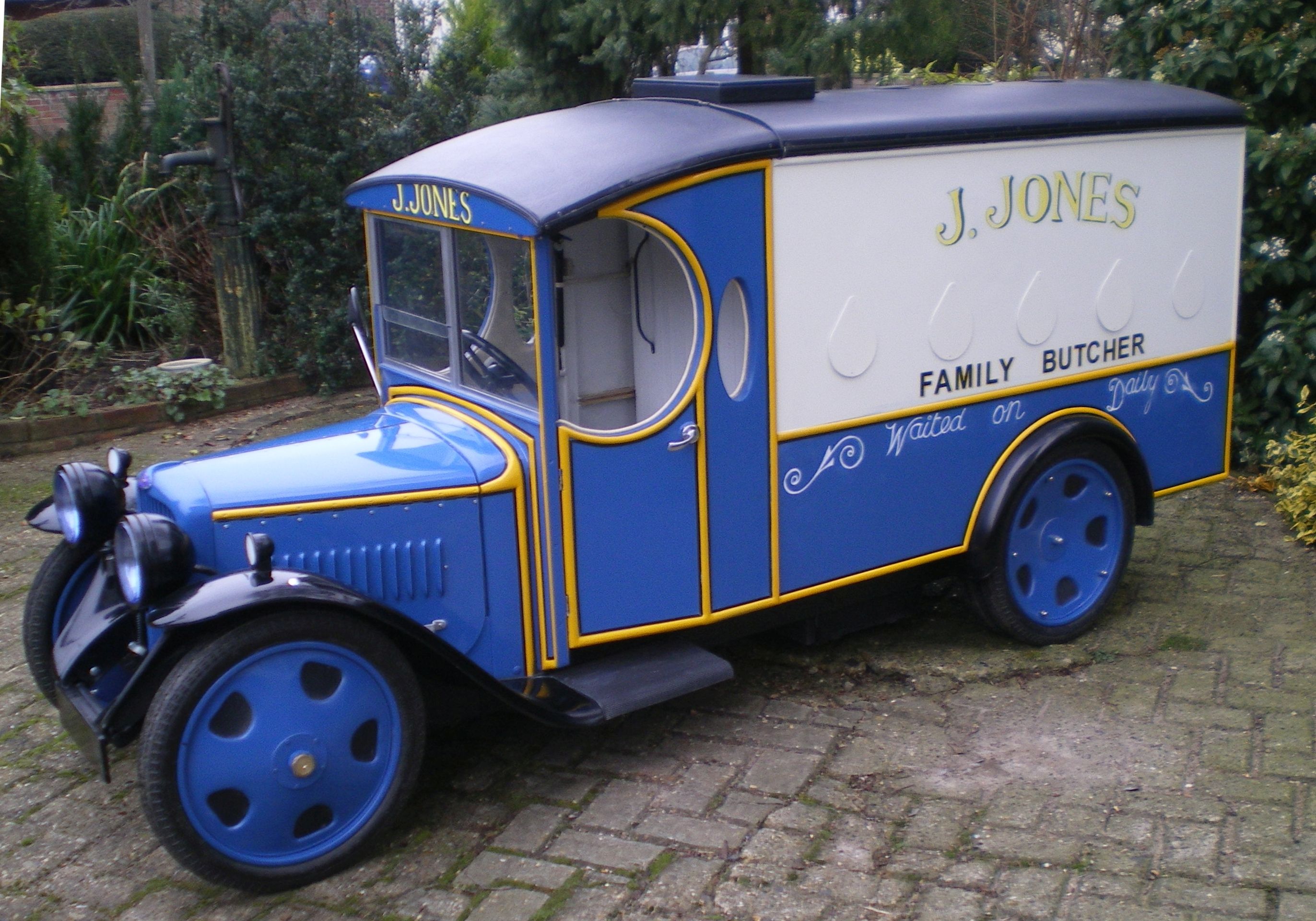 Bonhams Cars : A half-scale electric-powered model of 'Dad's Army ...