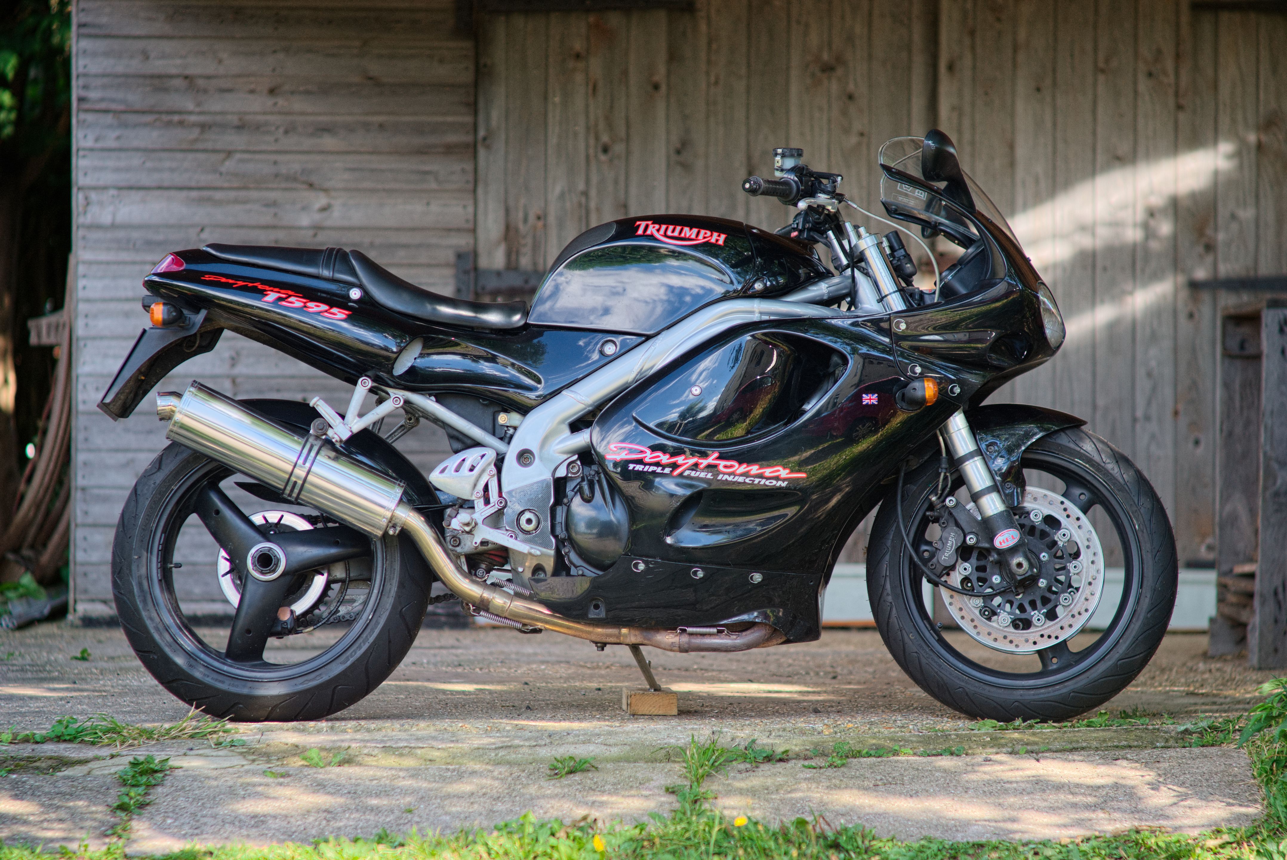 Bonhams Cars : 1997 Triumph 955cc T595 Daytona Frame no ...