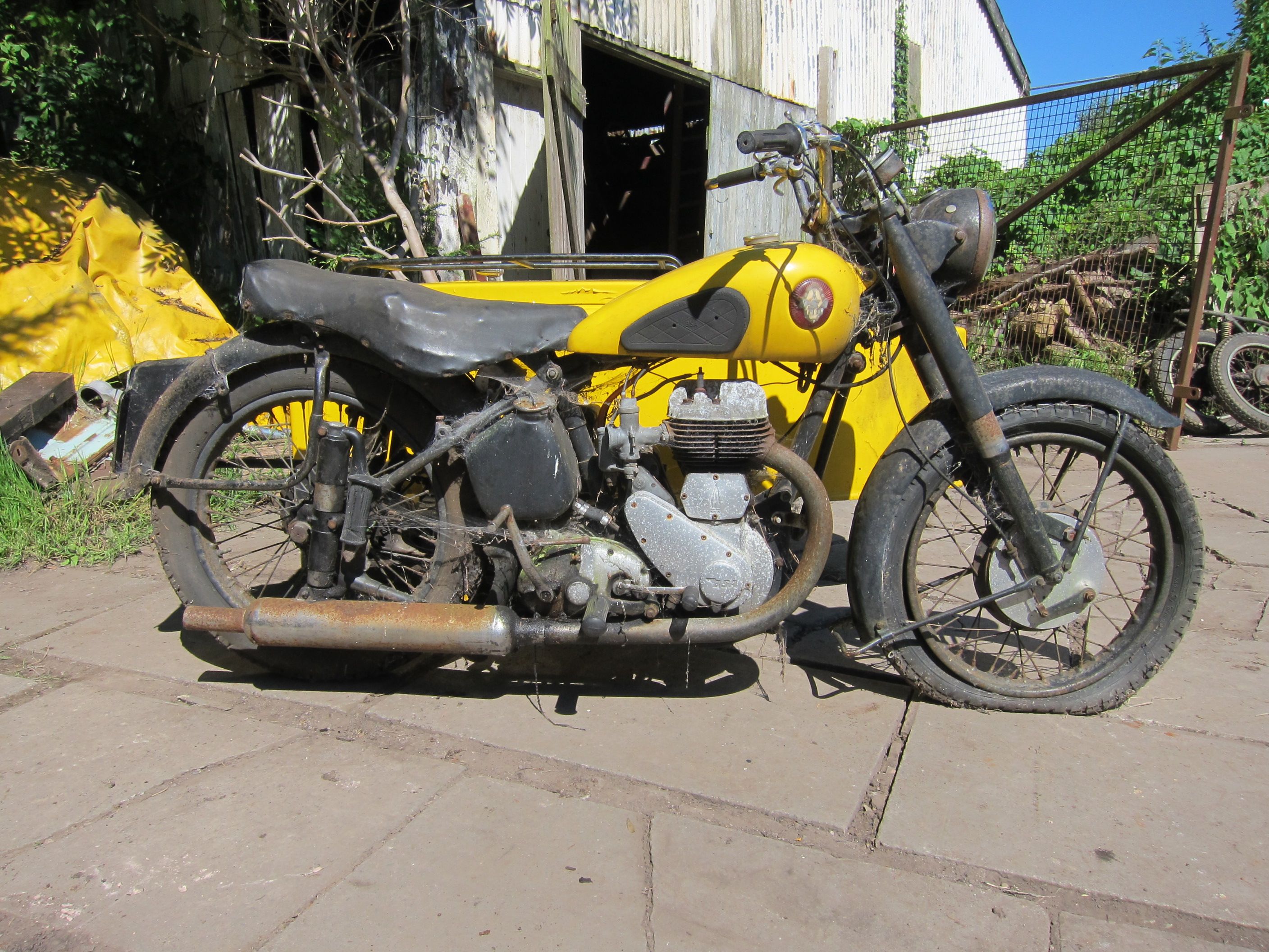 Bonhams Cars : 1958 BSA 596cc Ex-AA M21 Combination Frame no. BM20S ...