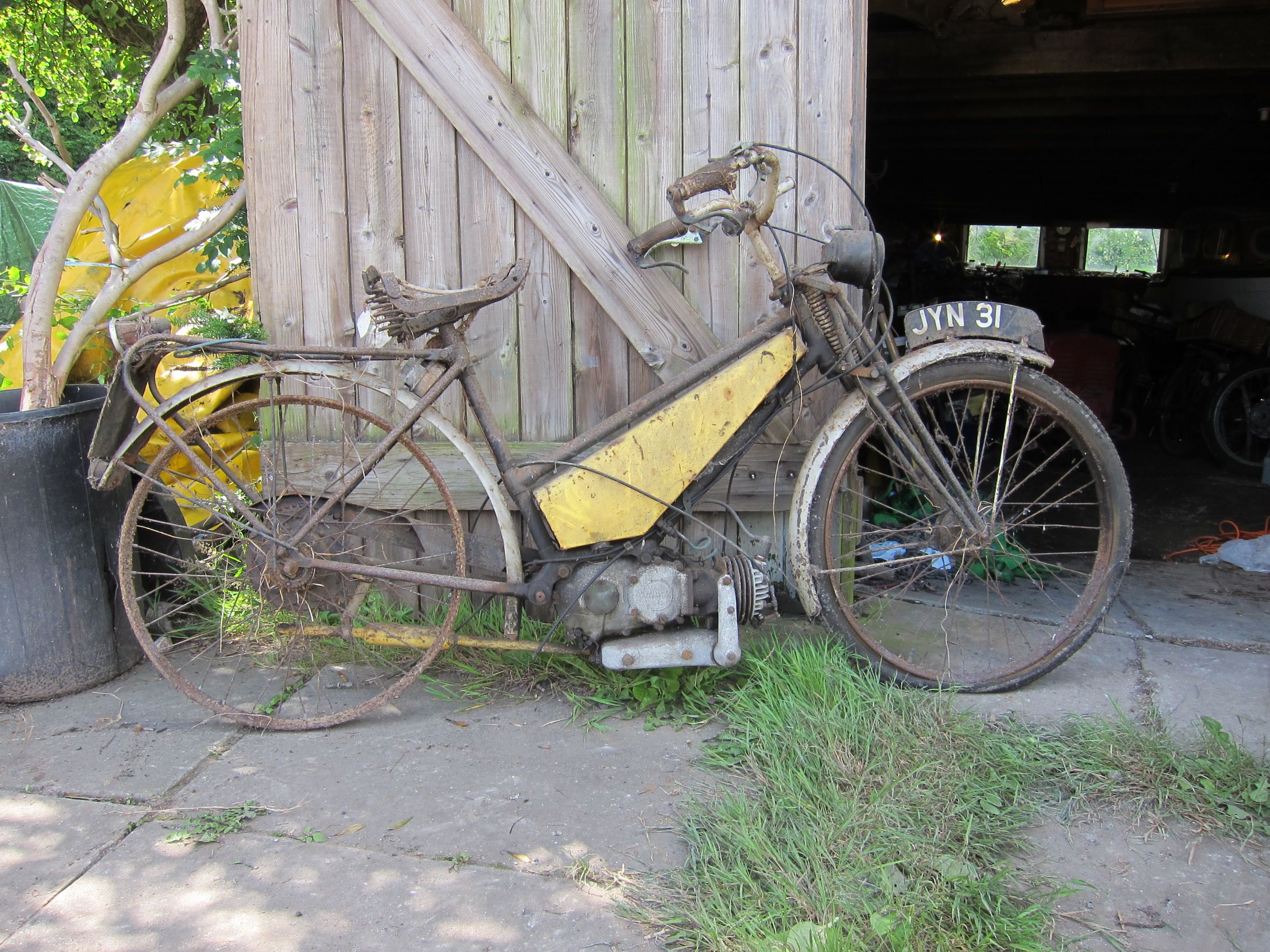 Bonhams Cars : c.1948 Raynal 98cc De Luxe Autocycle Frame no. TBA ...