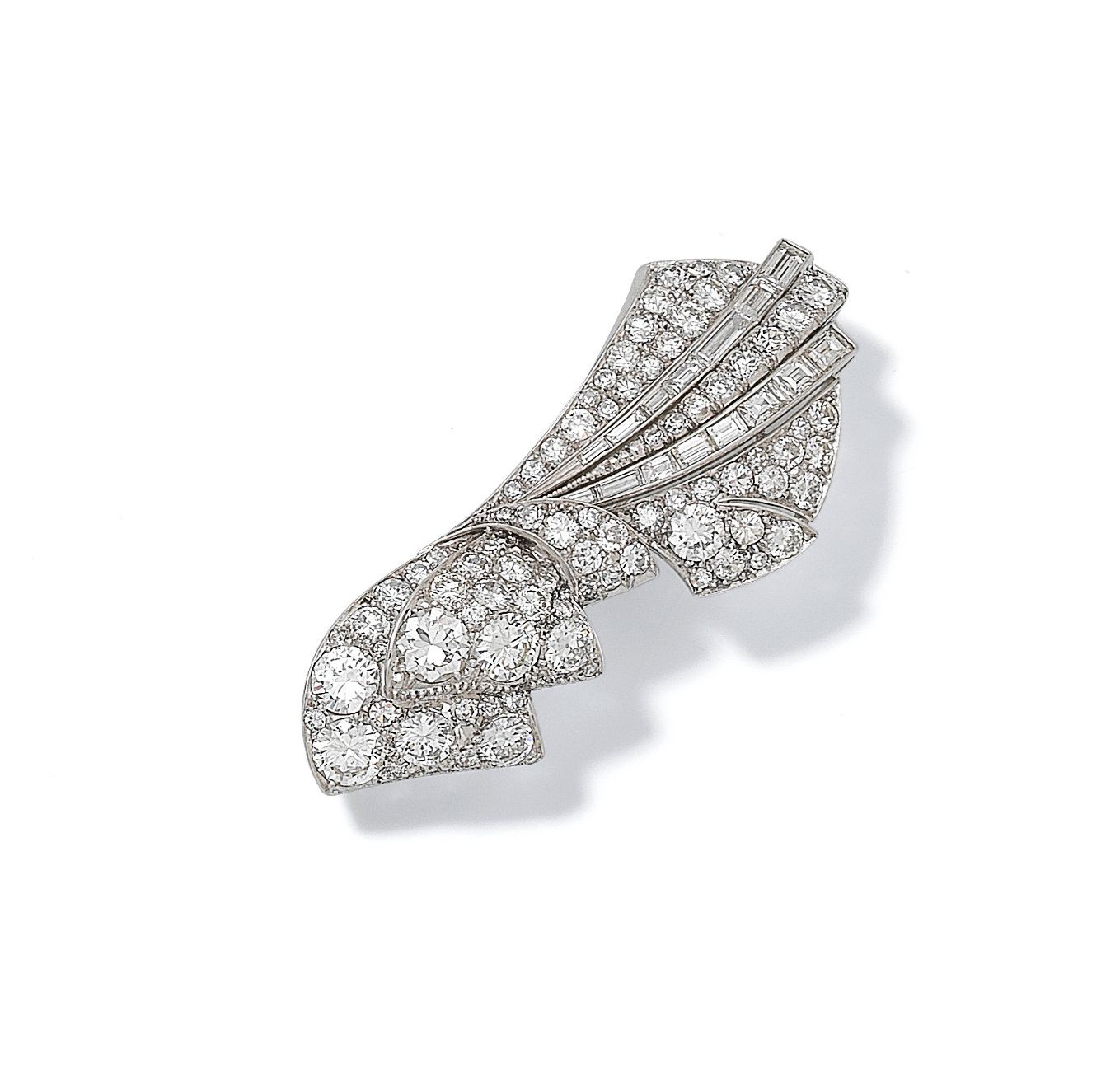Bonhams : A diamond bow brooch