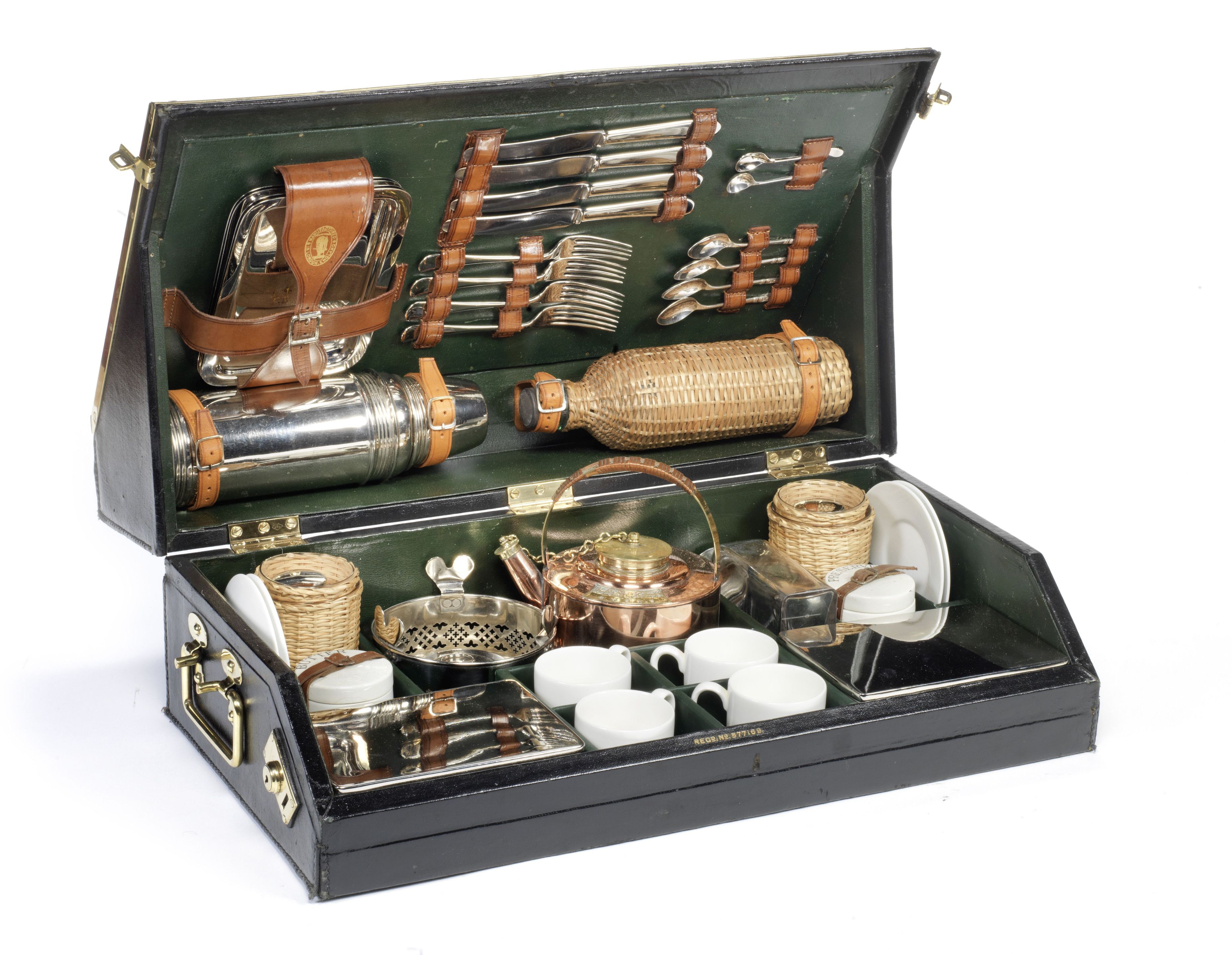 Bonhams Cars : RARE NECESSAIRE DE PIQUE-NIQUE « BELLE EPOQUE » POUR ...