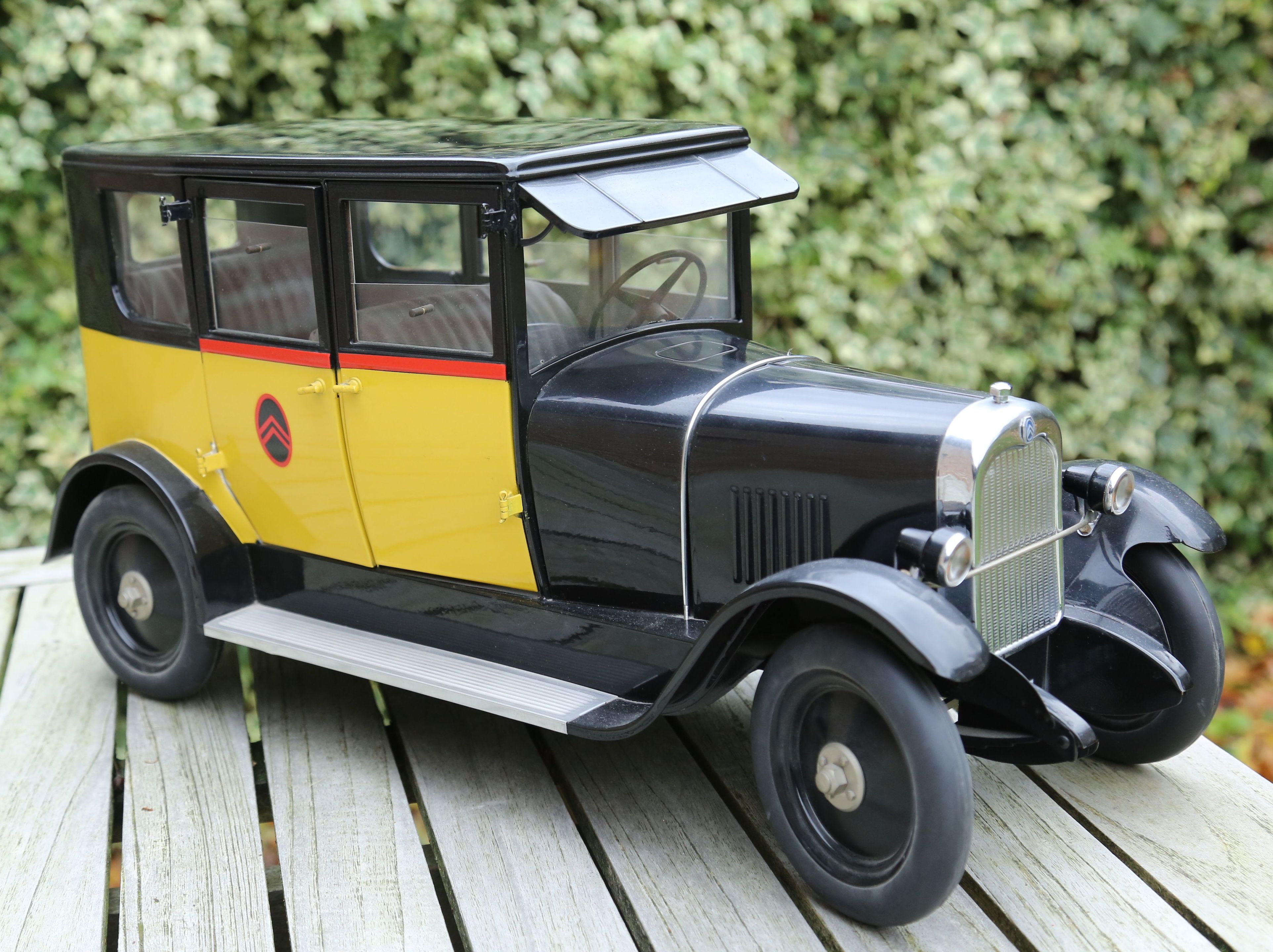 Bonhams Cars : Maquette au 1/7e de Citroën B14 Limousine par Brepsom ...