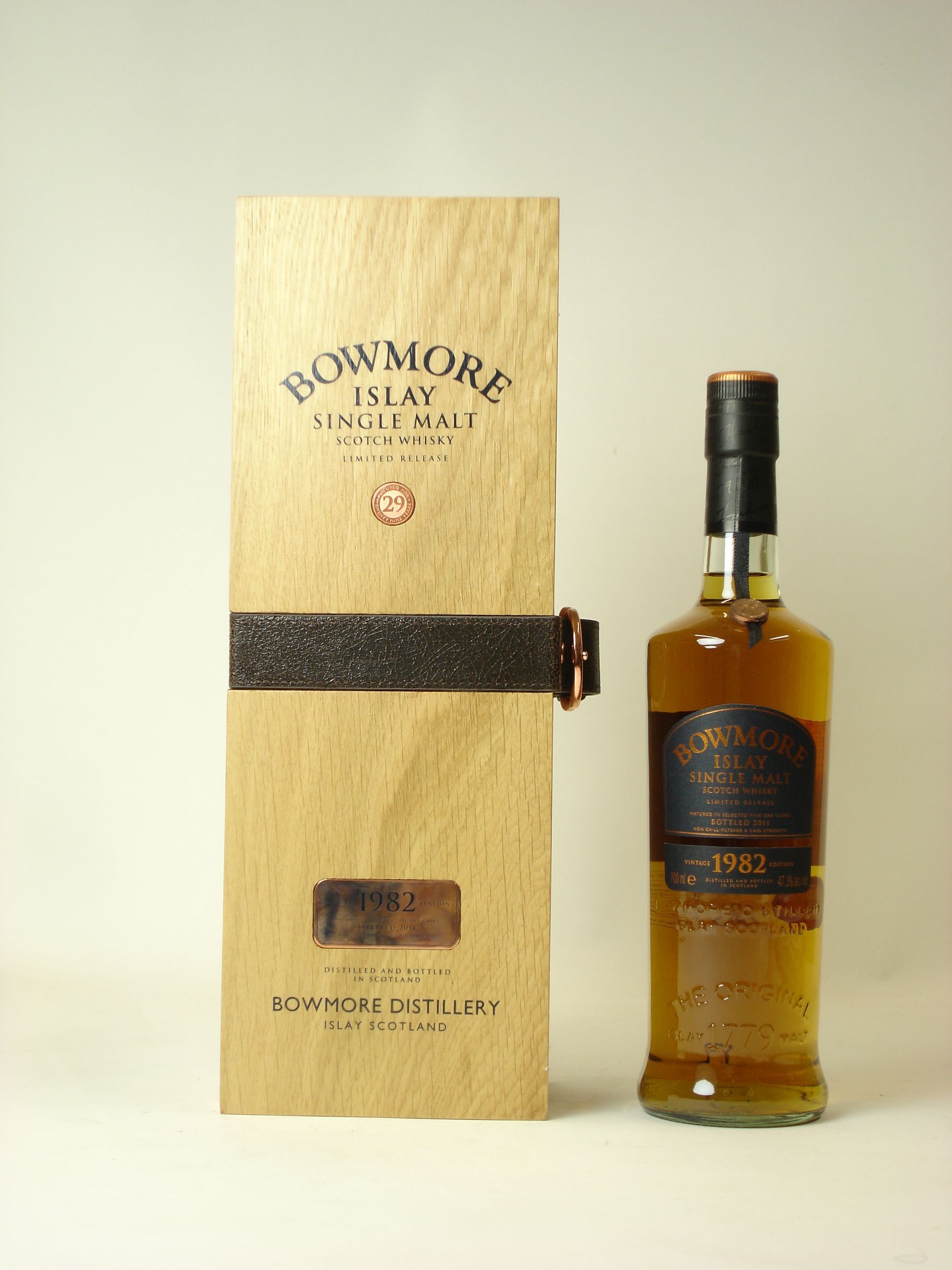 Bonhams : Bowmore-29 year old-1982