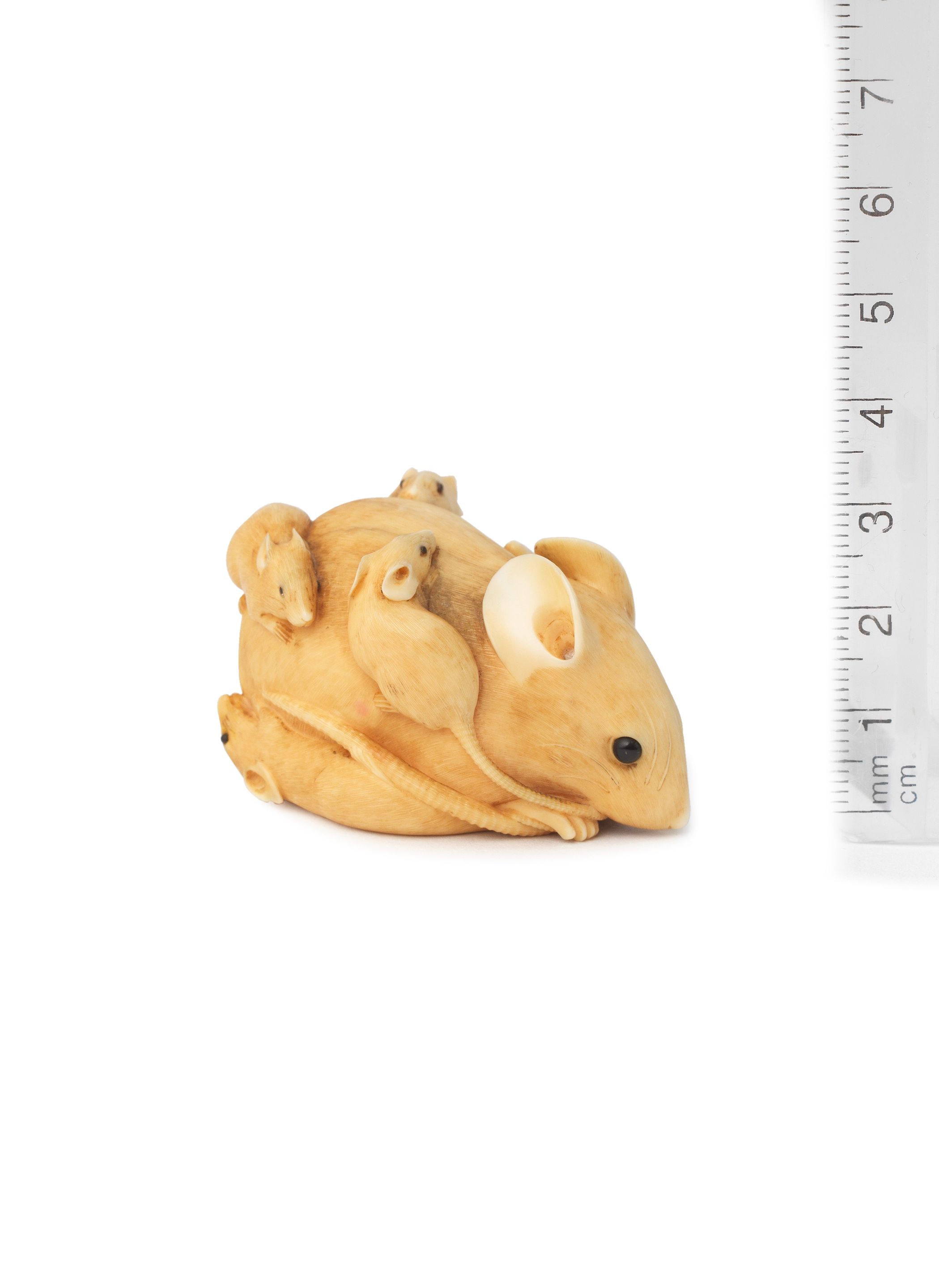 Bonhams : An ivory okimono netsuke of rats By Murata Itsumin, Edo/Tokyo ...