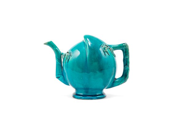 Bonhams : A large turquoise-glazed Cadogan teapot Kangxi
