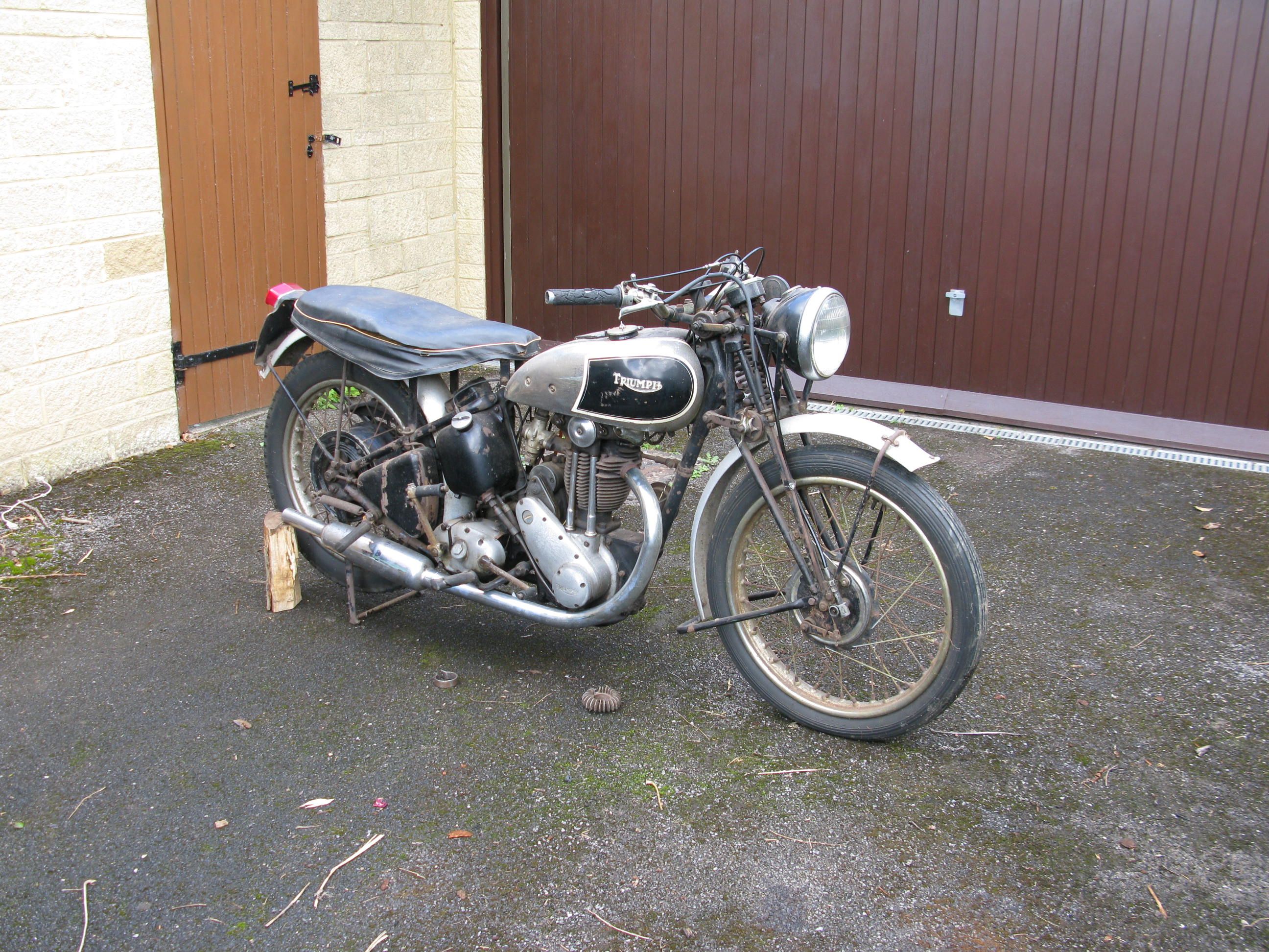 c.1942 Triumph 343cc 3HW Project Registration no. HAJ 48D Frame no ...