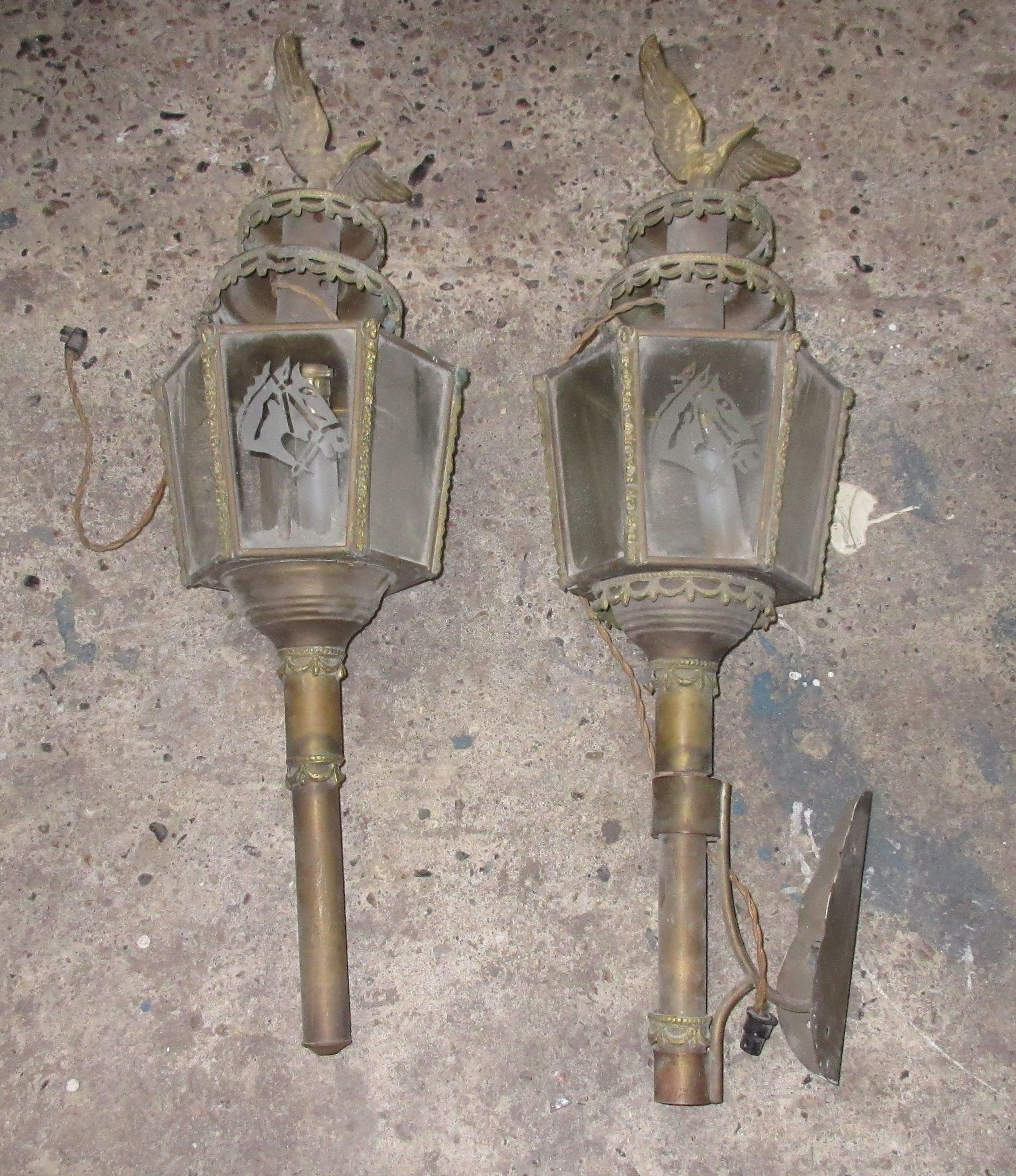 Bonhams Cars : A pair of ornate coach lamps, ((2))