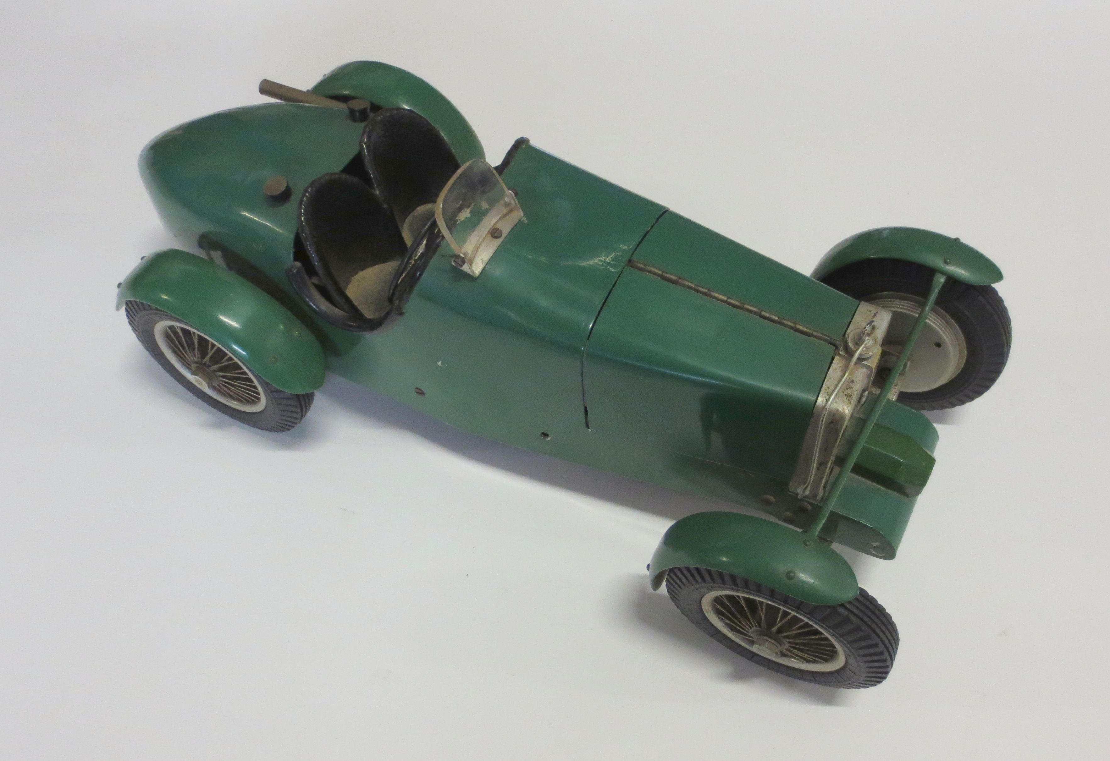 Bonhams Cars : A scratch built pylon racing model of an early 1930s ...