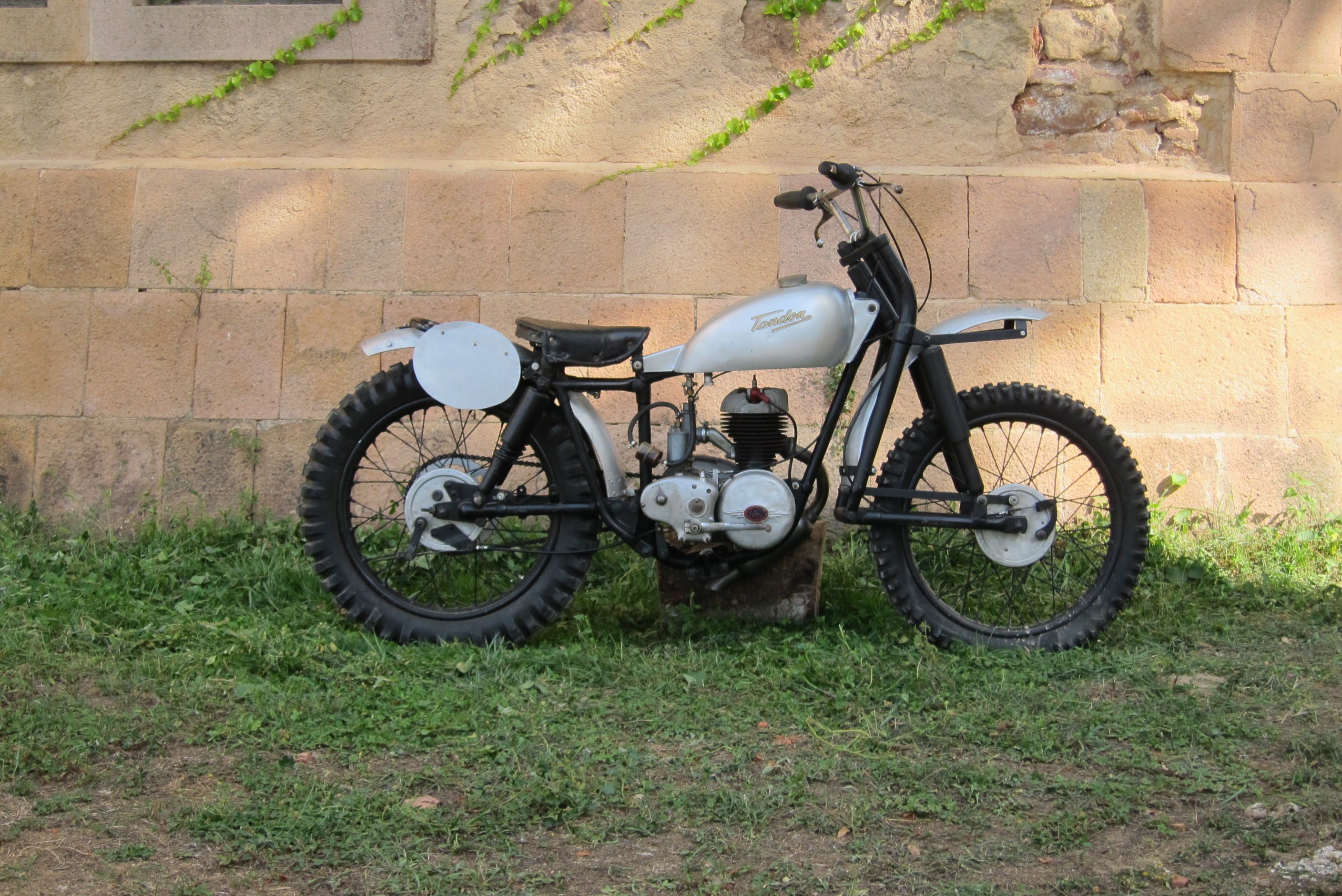 Bonhams Cars : c.1954 Tandon 197cc Scrambler Frame no. H550212 Engine ...
