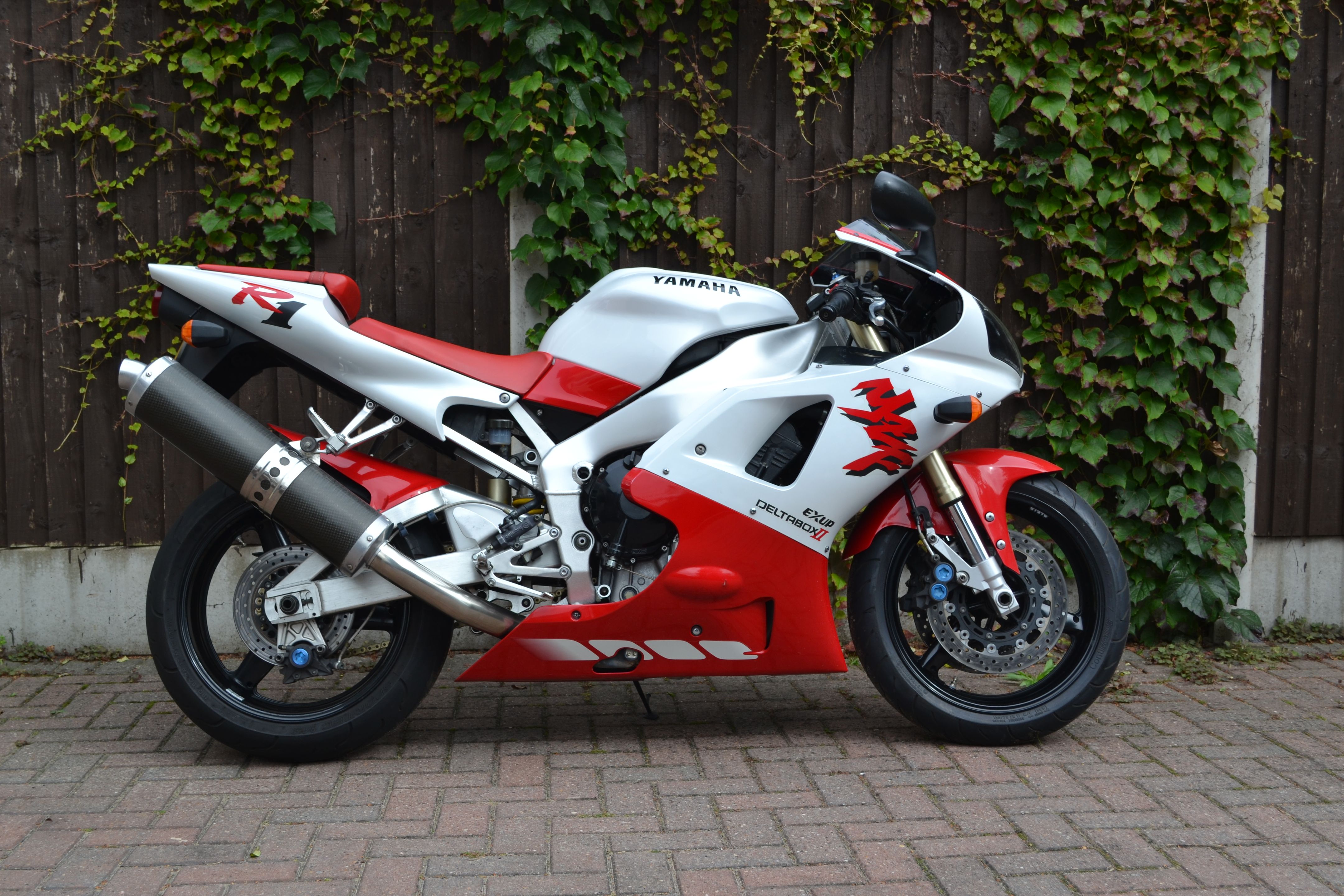 Bonhams Cars : 1999 Yamaha 998cc R1 Frame no. JYARN0120000001051 Engine ...