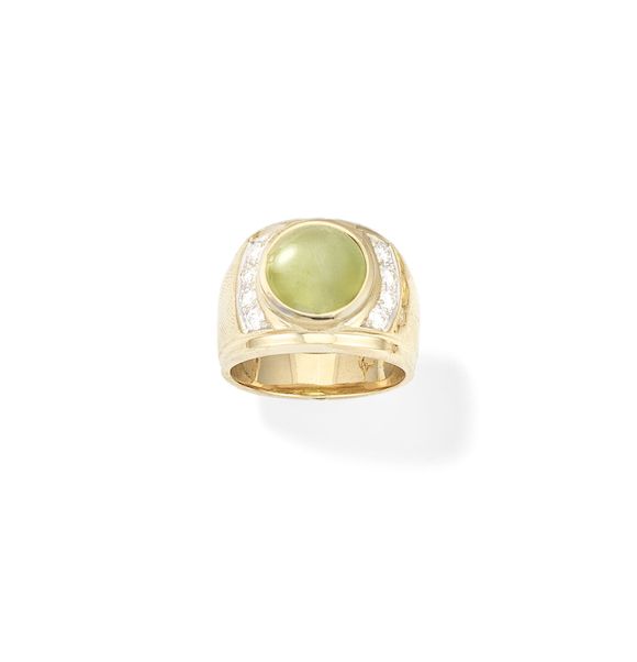 Bonhams : A cat's eye and diamond dress ring