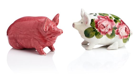 Bonhams : Two small Wemyss pigs
