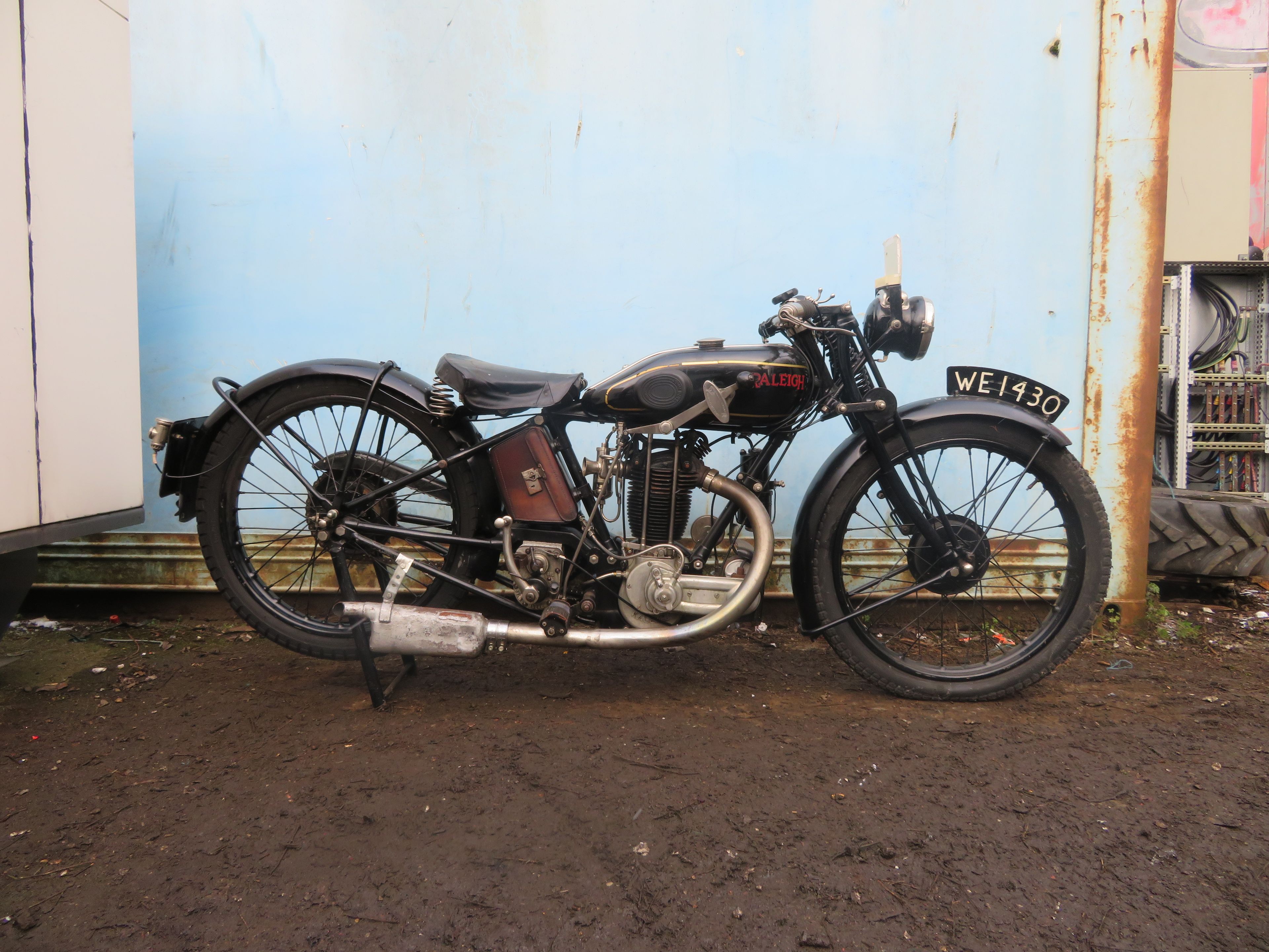 Bonhams Cars : c.1929 Raleigh 350cc Sports Frame no. 333198 Engine no ...