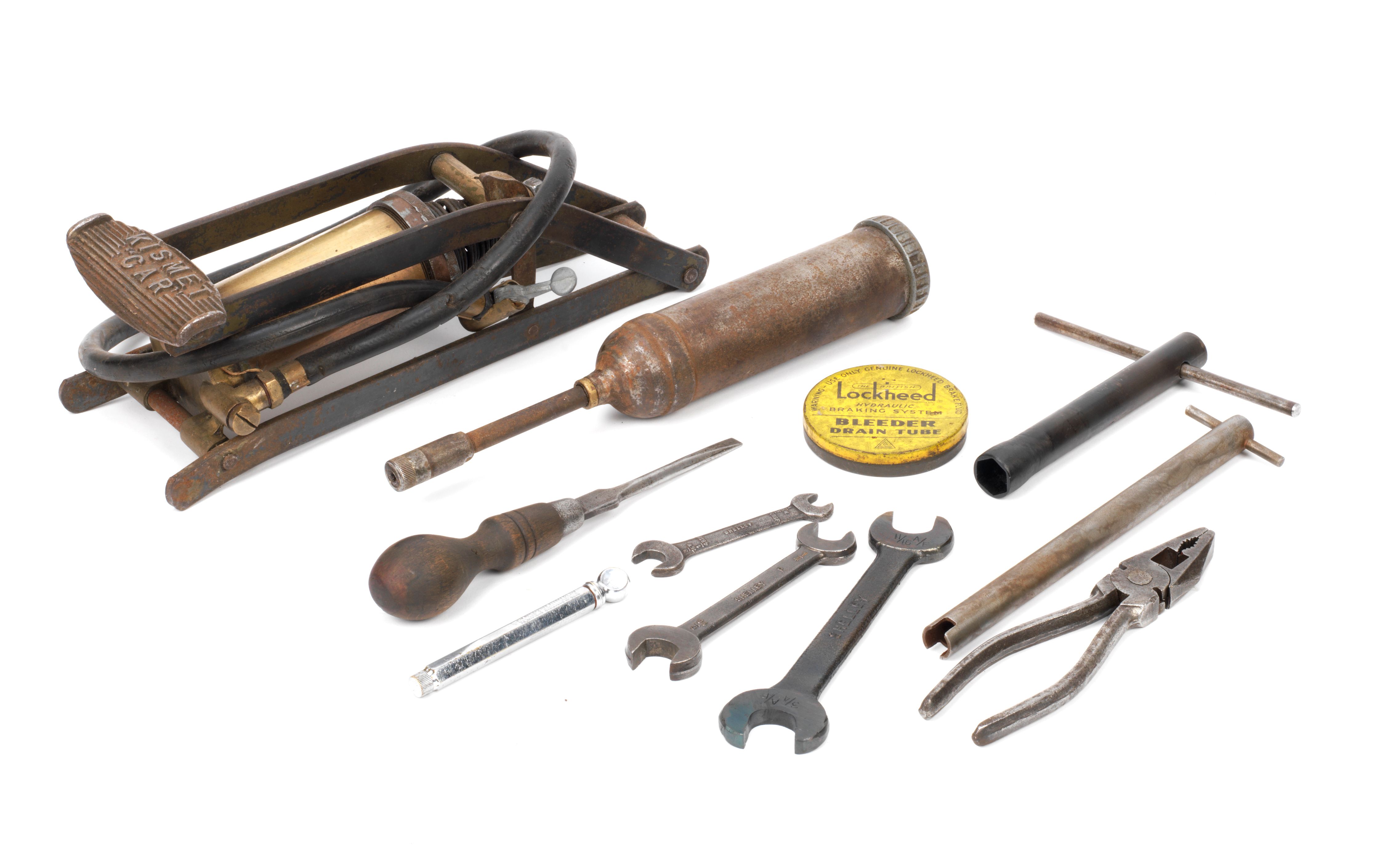 Bonhams Cars : Various tools to suit Aston Martin DB2 and DB2/4, ((12))