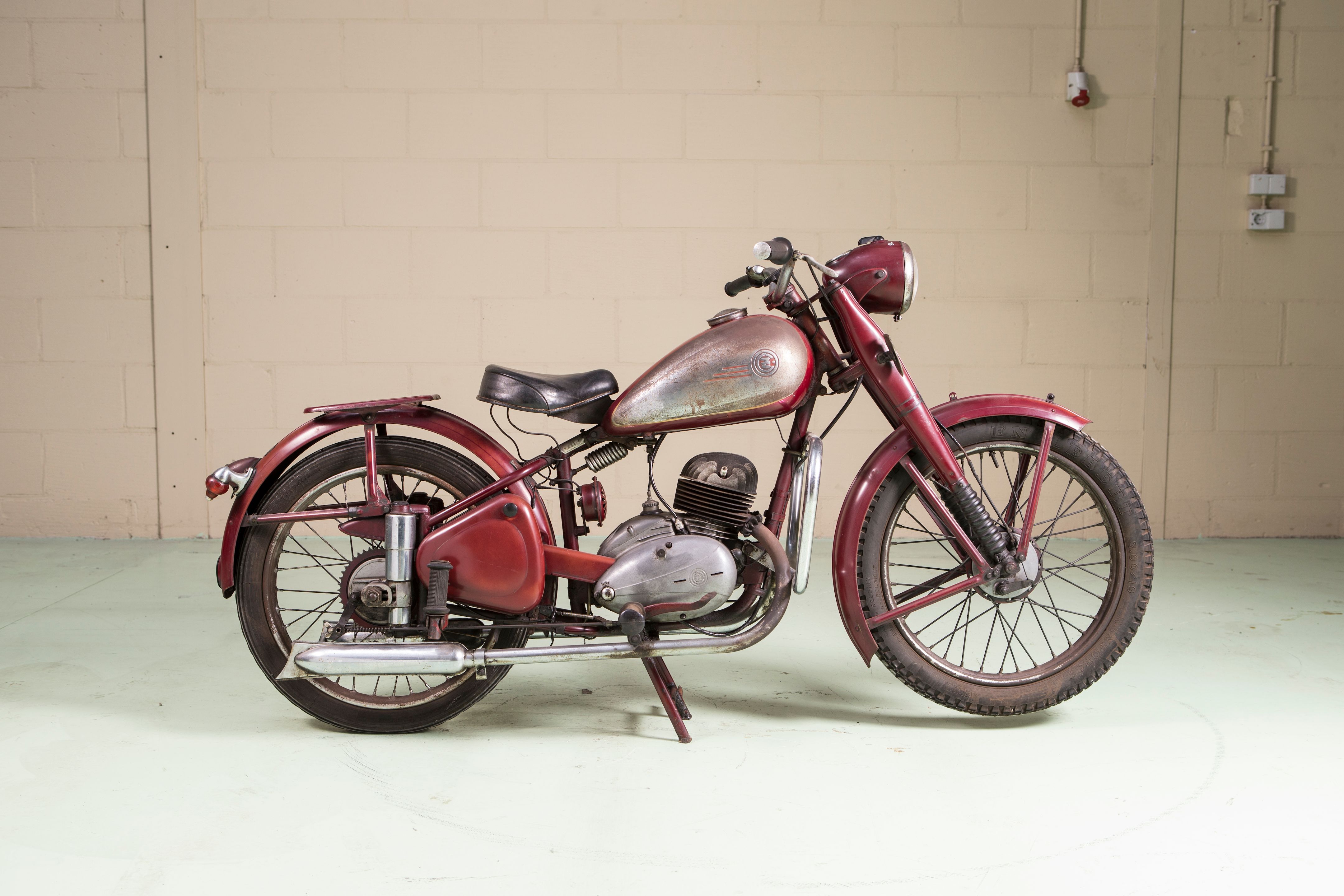Bonhams Cars : 1952 CZ 175cc Frame no. 336660 Engine no. 336660