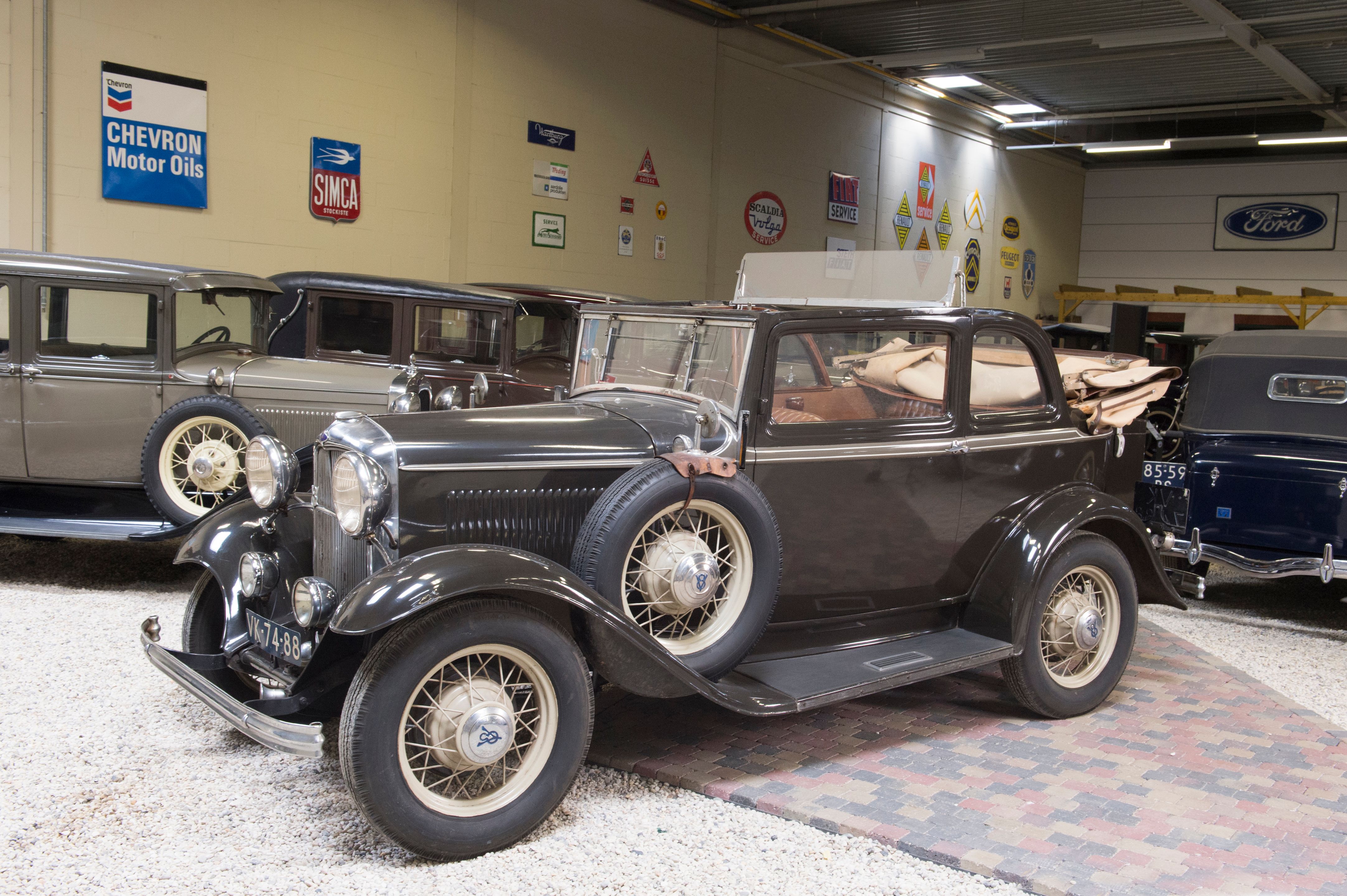 1932 Ford Model B 400 Convertible Sedan Engine no. 18A147358 - auctions ...