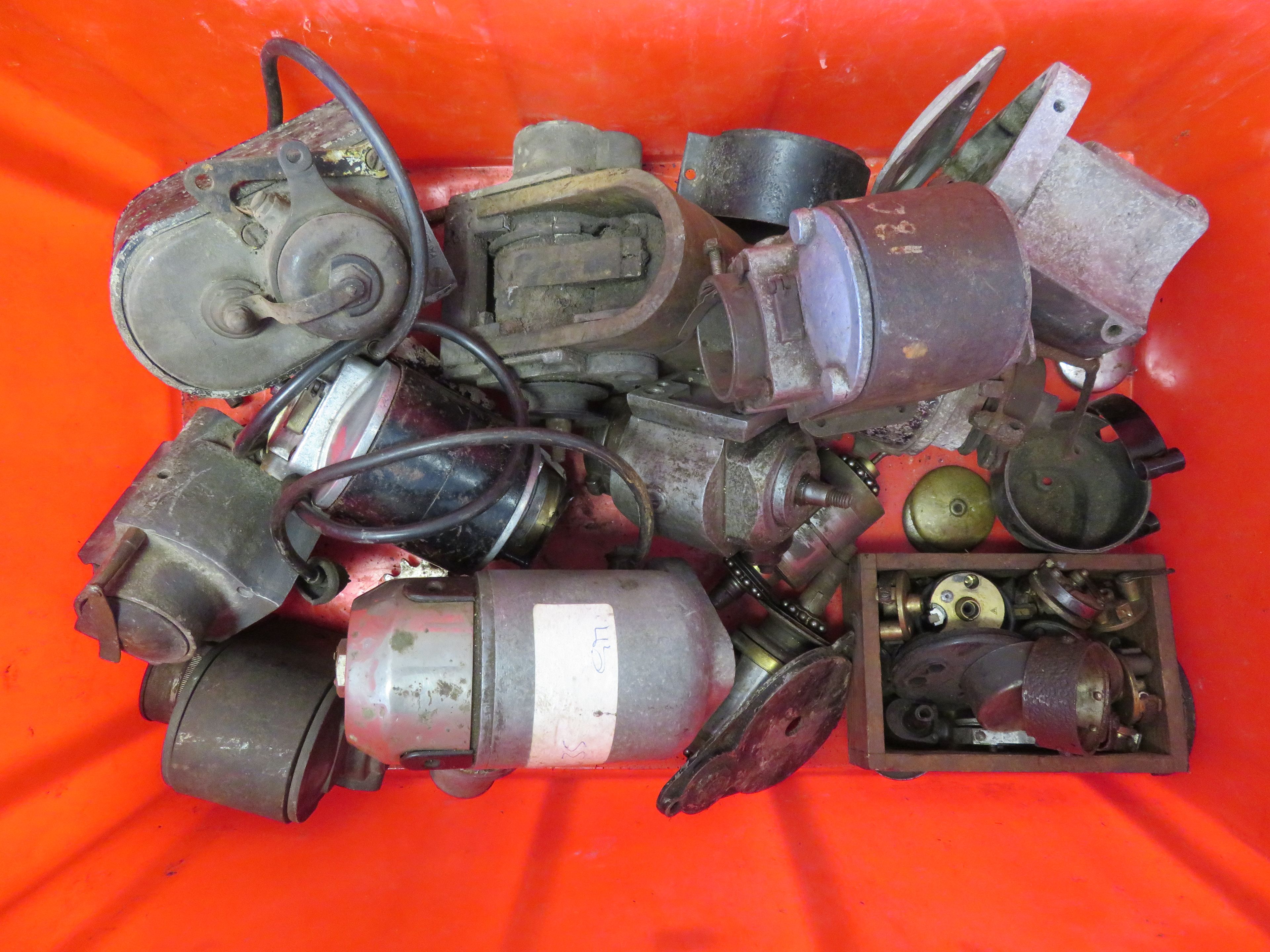 Bonhams Cars : Assorted magnetos and associated spares