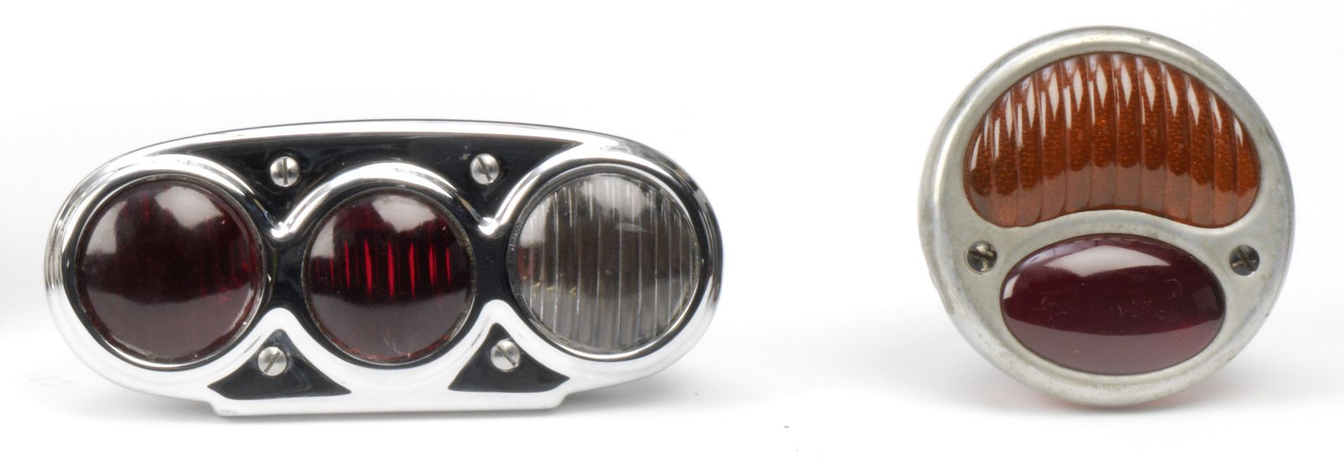 Bonhams Cars : A rear triple light cluster, ((2))