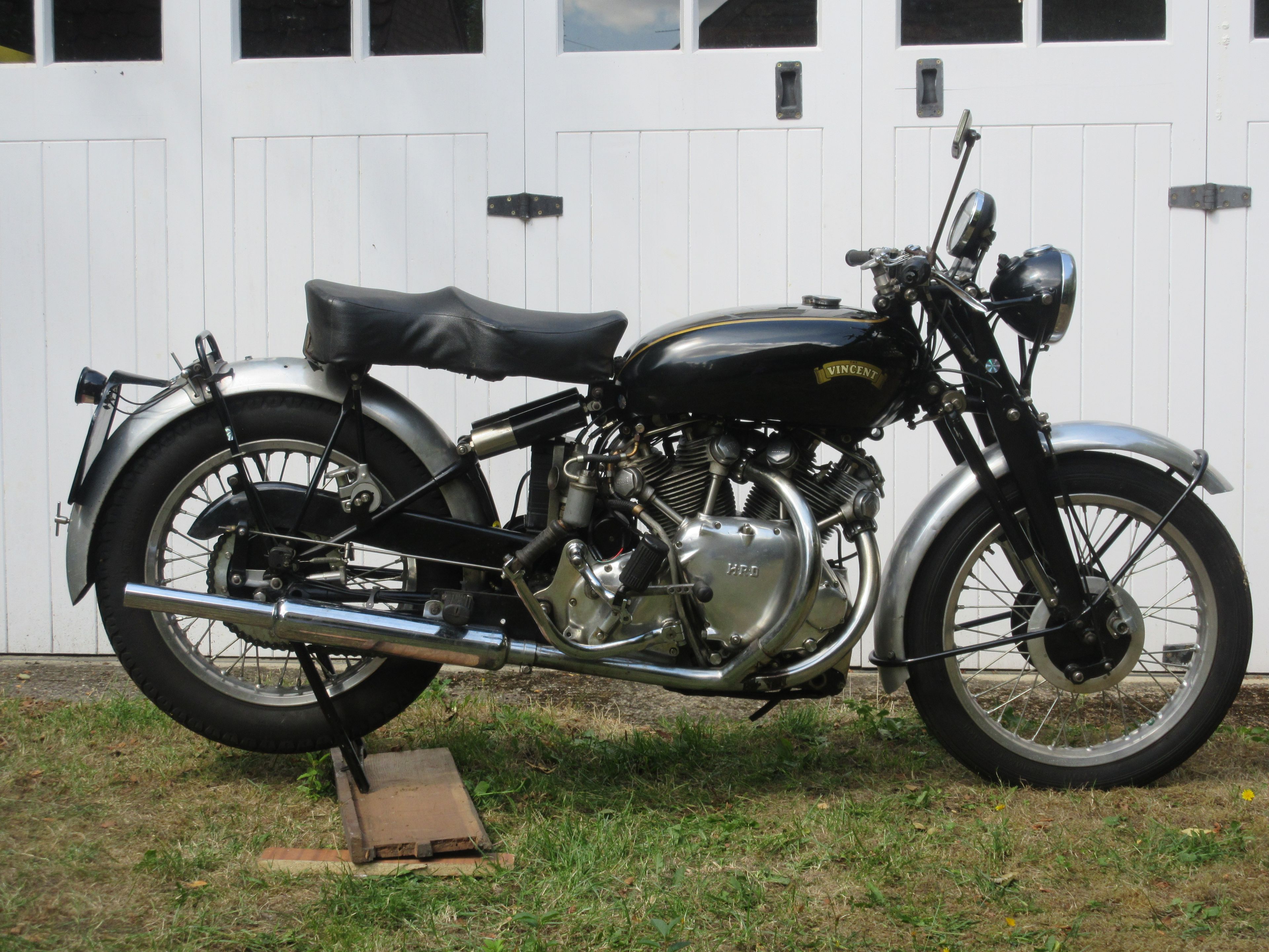 Bonhams Cars : 1949 Vincent 998cc Series-C Rapide Frame no. RC4186 ...