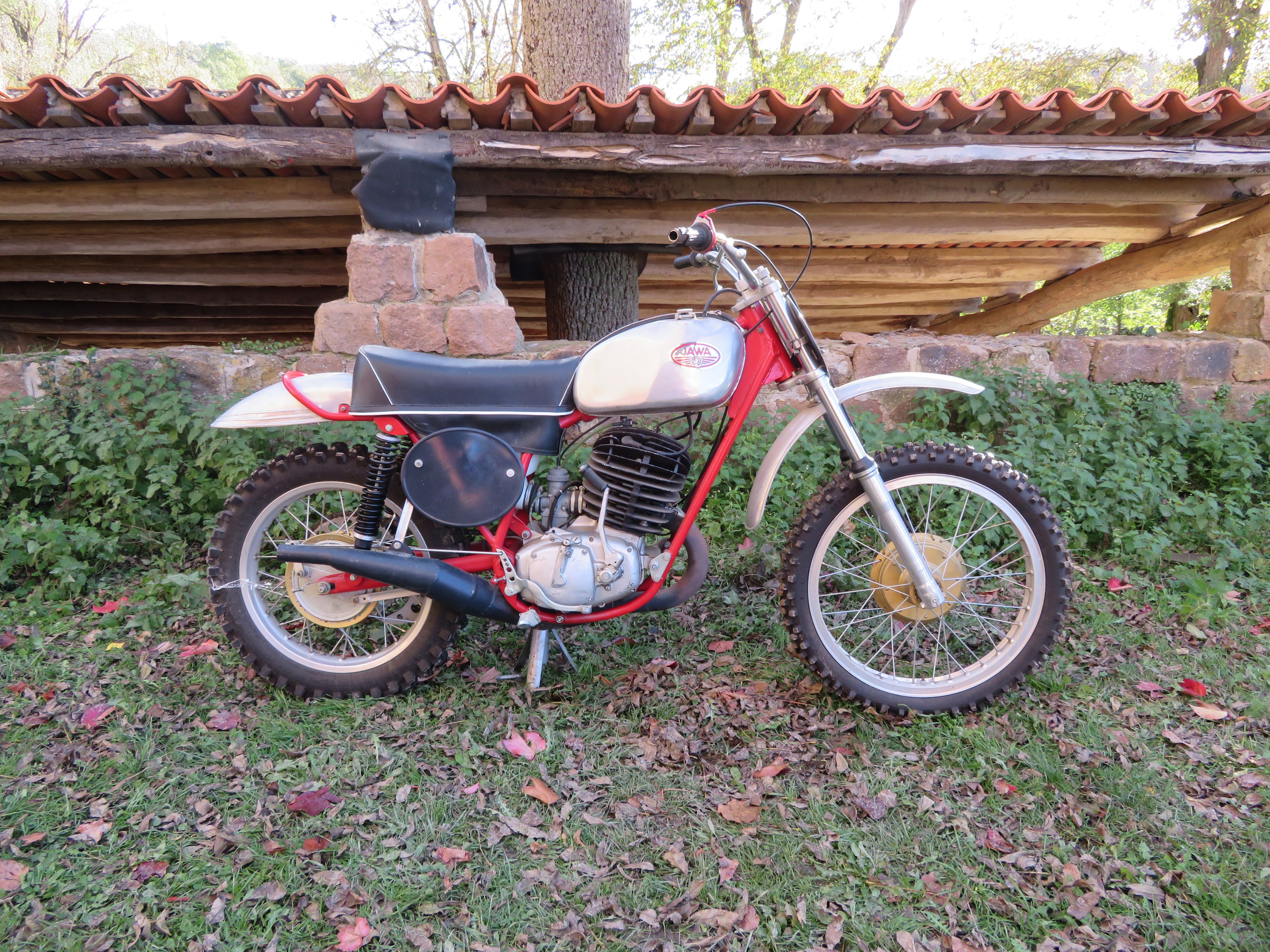 Bonhams Cars : Jawa 400cc Motocross Frame no. none visible Engine no ...