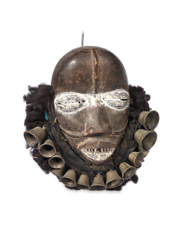 Bonhams : A Dan We Head