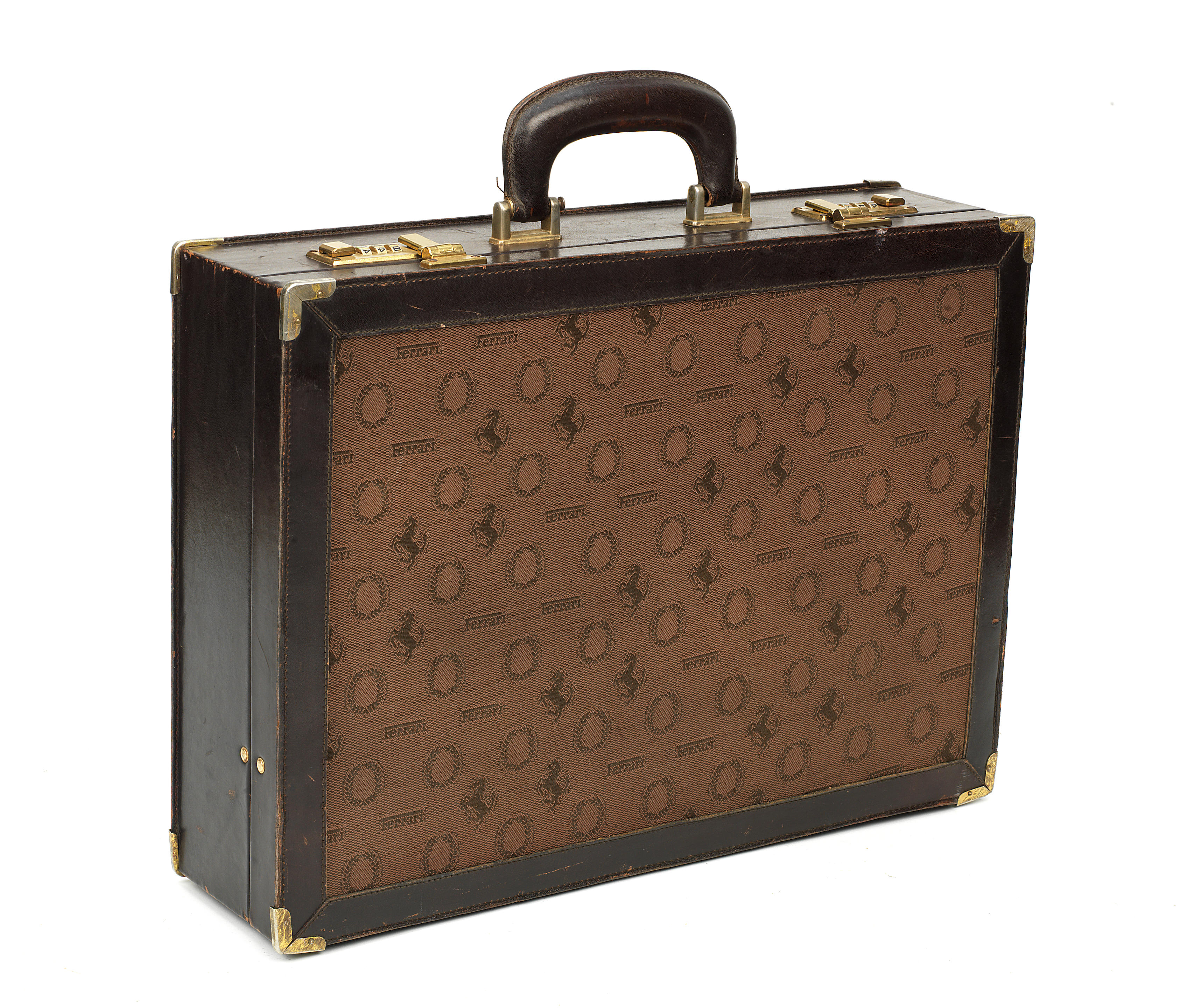 Bonhams Cars : MALLETTE EN CUIR FERRARI, FABRICATION ITALIENNE, ANNEES ...