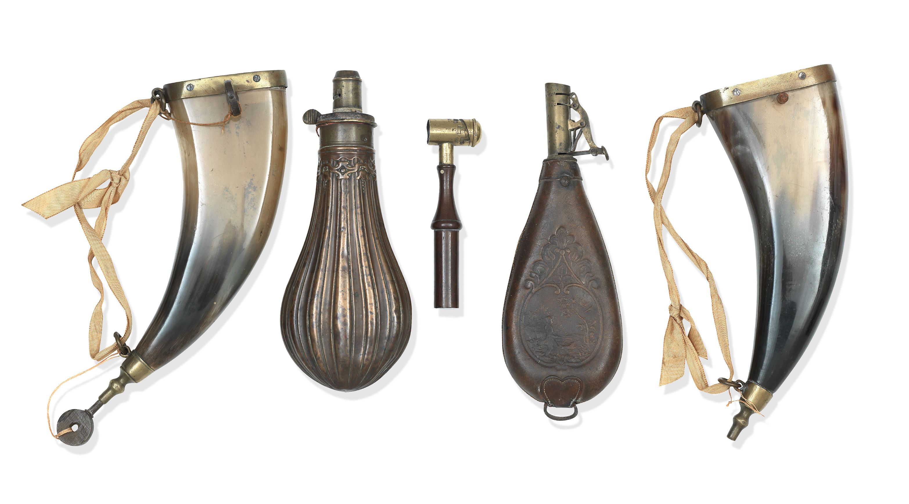 Bonhams : A 19th century Scottish flattened cowhorn powder flask (5)