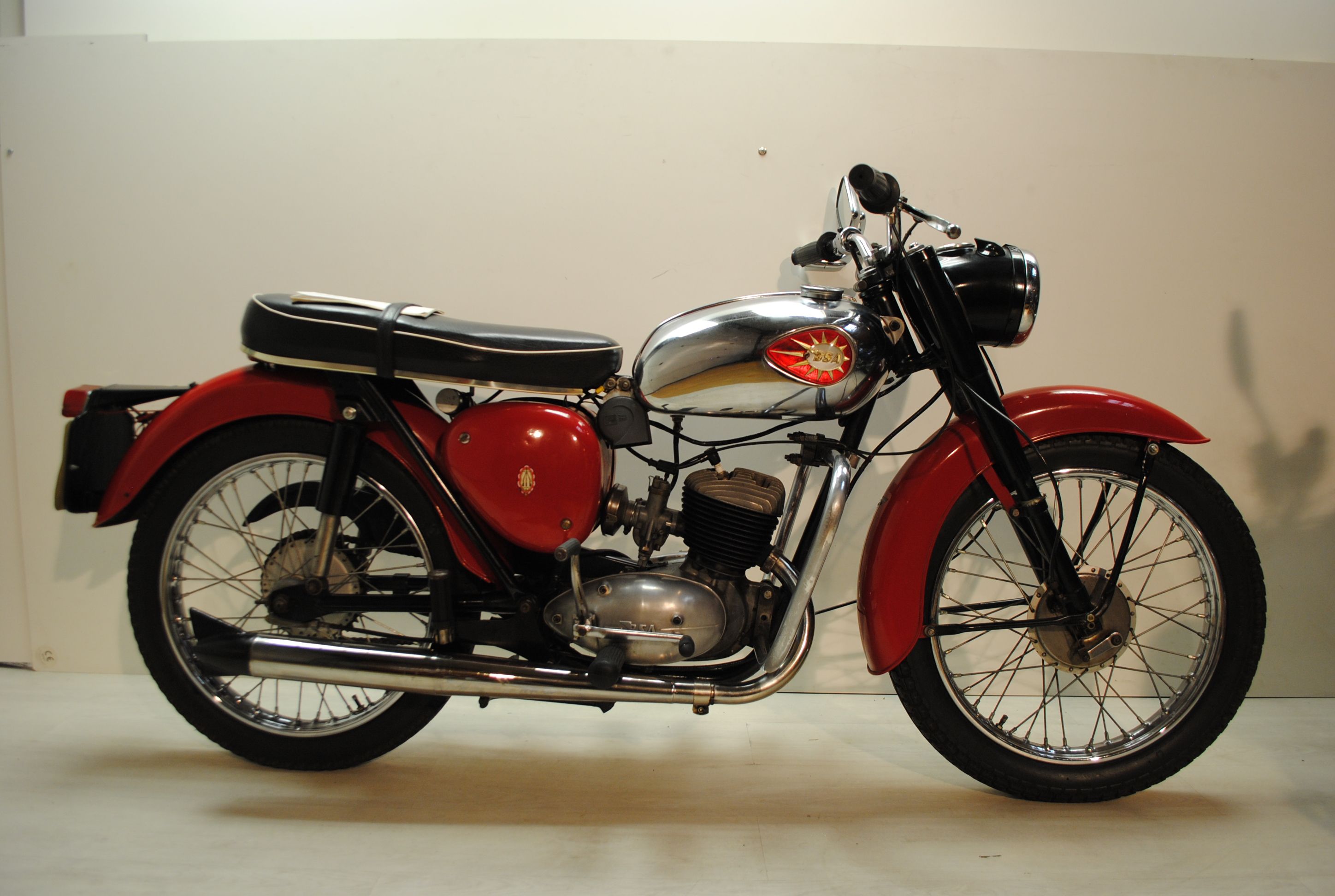 Bonhams Cars : 1965 BSA 172cc D7 Bantam Super Frame no. D7 43484 Engine ...