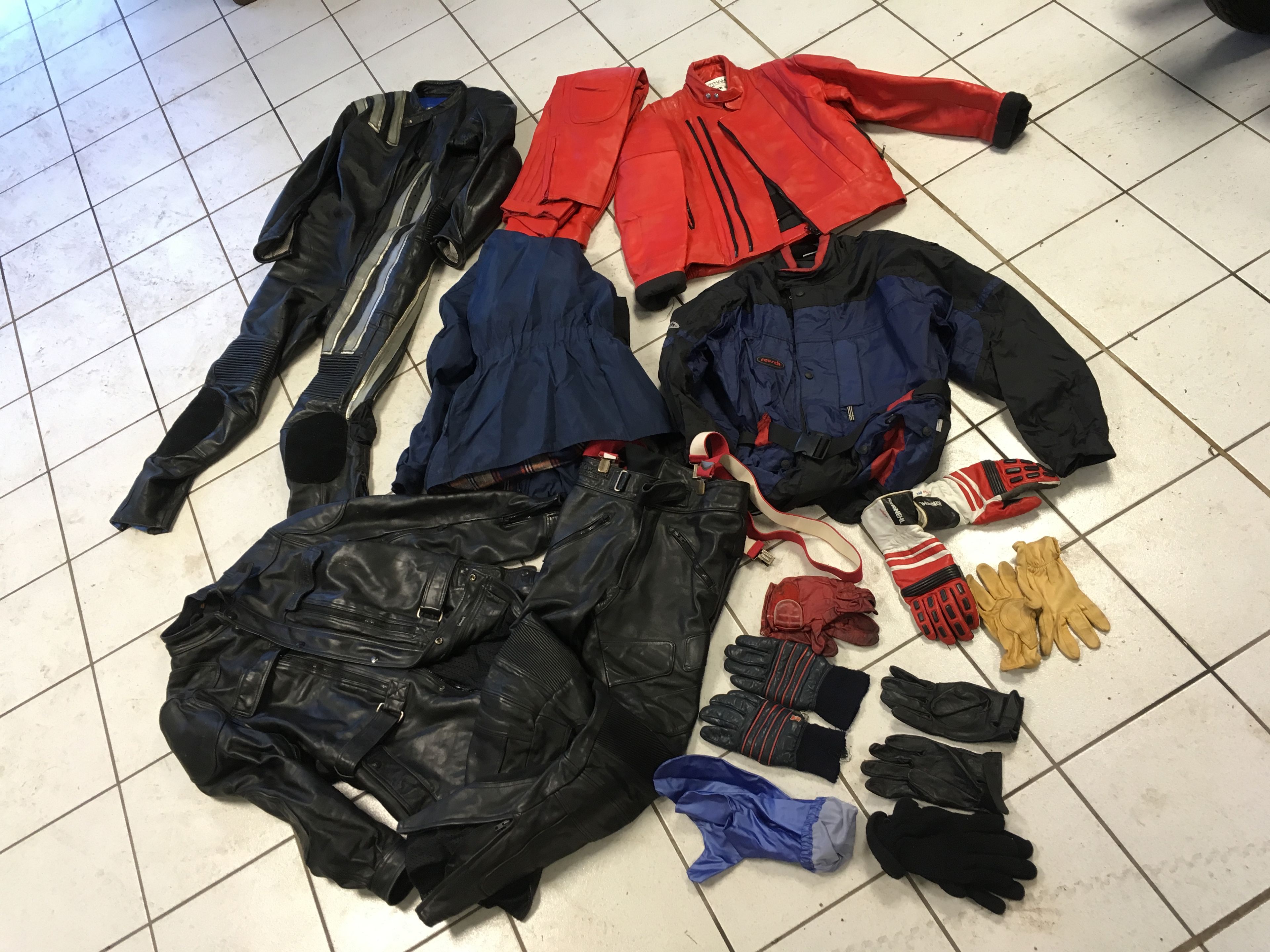 Bonhams Cars : A set of one-one piece Swift racing leathers, believed ...