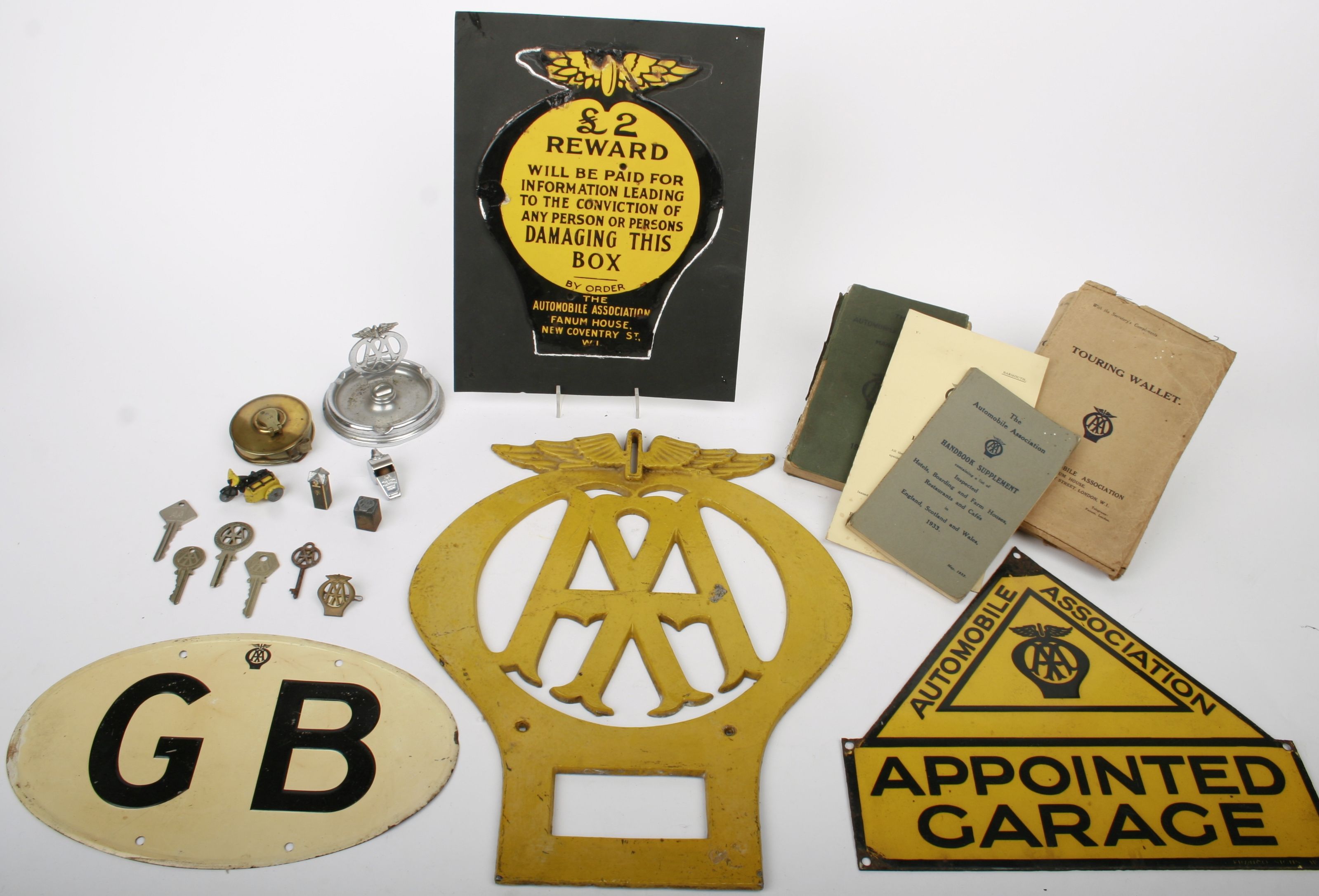 Bonhams Cars : Assorted 'AA' signs and collectables, ((Qty))