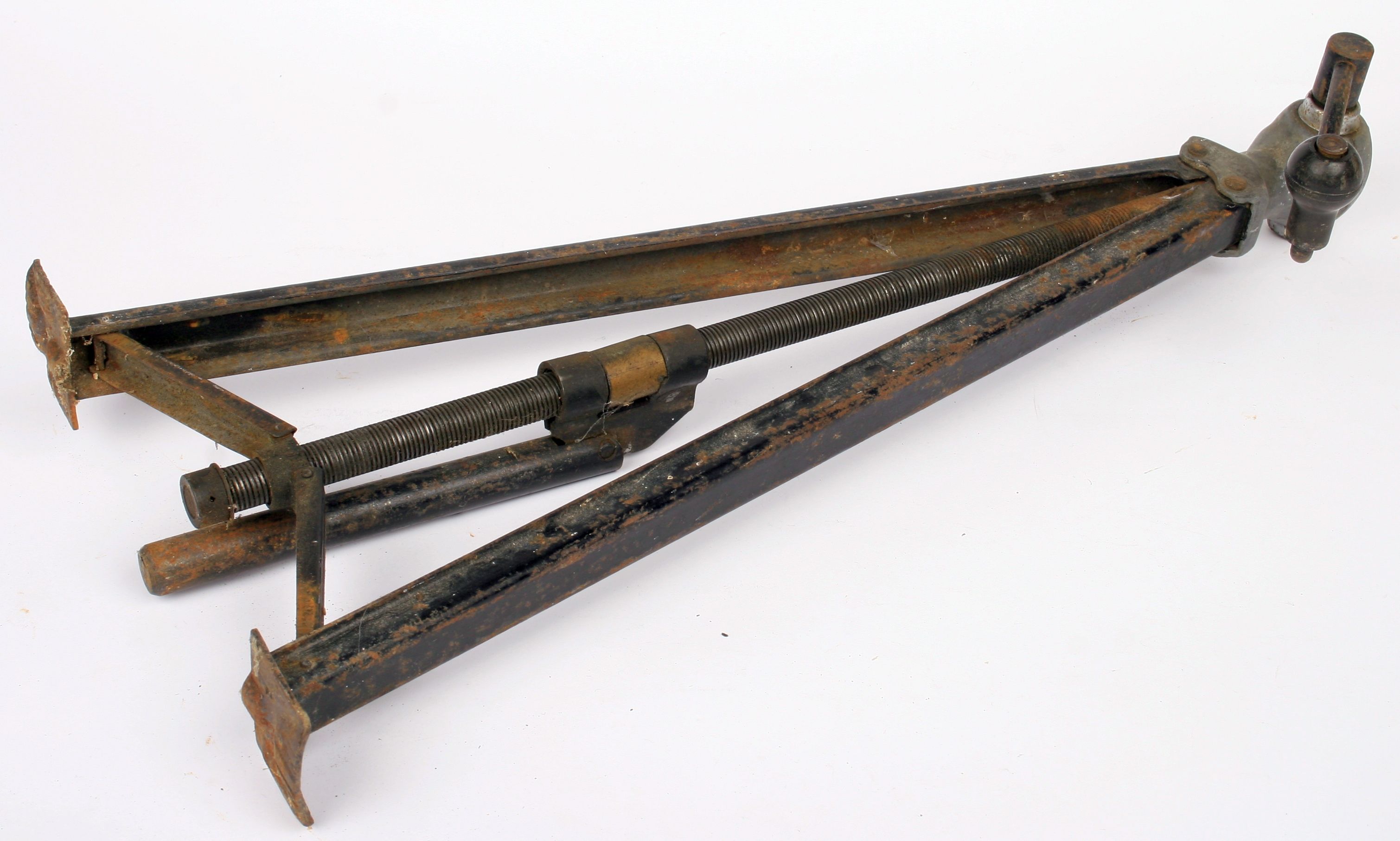 Bonhams Cars : An Aston Martin DB4/DB4 GT jack by BTC Britool,