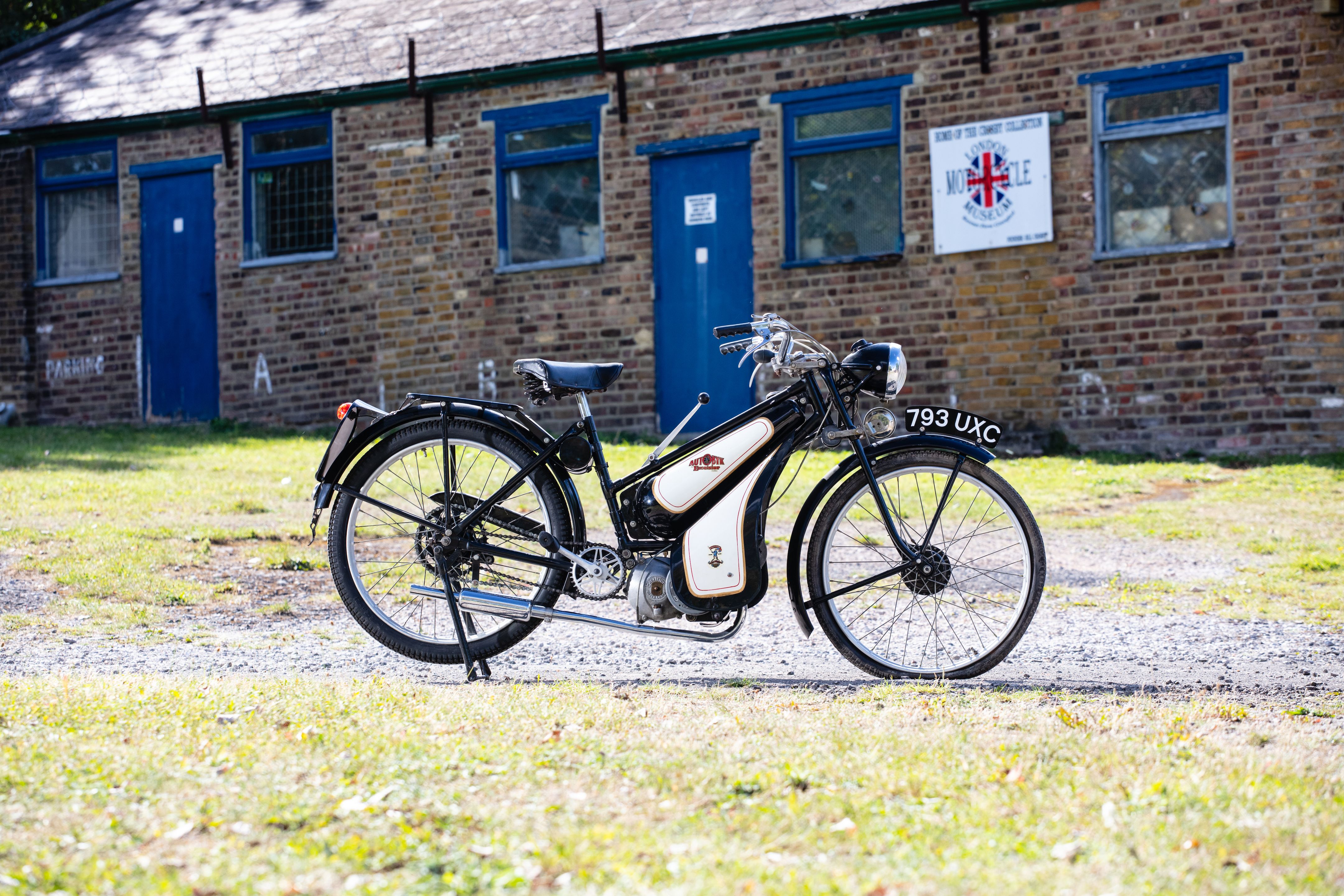 Bonhams Cars : 1947 Excelsior 98cc Autobyk Frame no. A1/4765 Engine no ...