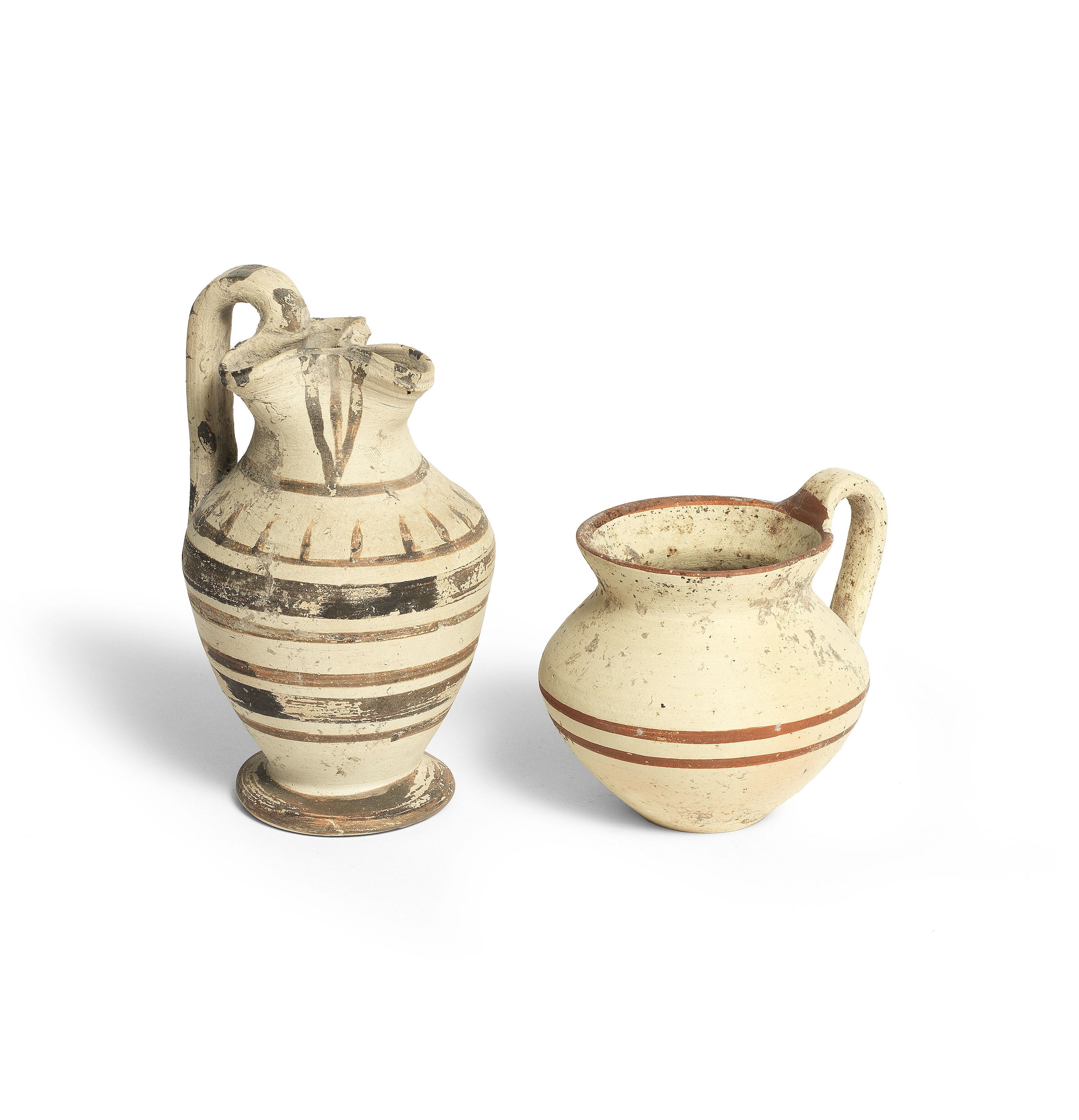 Bonhams : Two Daunian pottery vessels 2