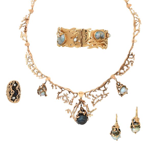 Bonhams : A South Sea pearl parure