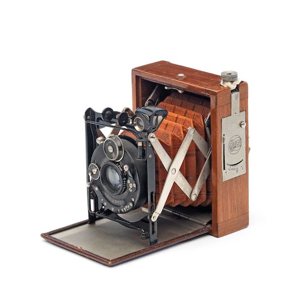 Bonhams : A Contessa-Nettel Tropical Sonnet Camera,