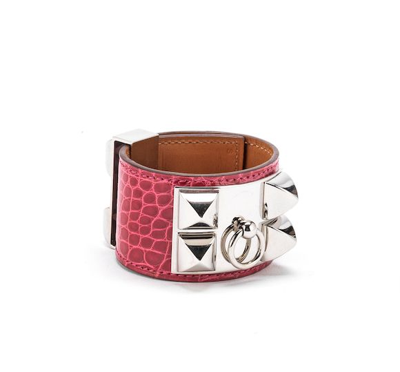 Bonhams : Shiny Rose Tyrian Alligator Collier de Chien Cuff, Hermès, c ...