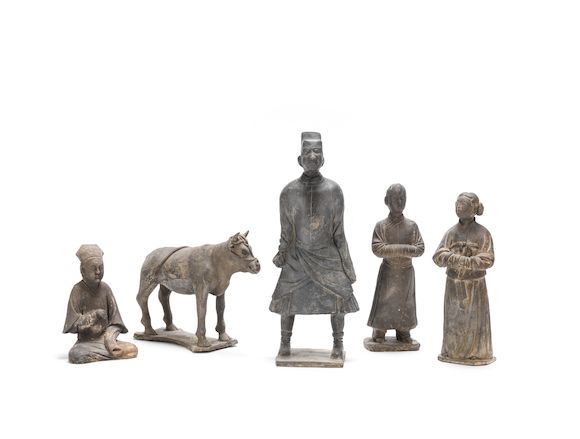Bonhams : A group of grey pottery figures Yuan Dynasty (5)