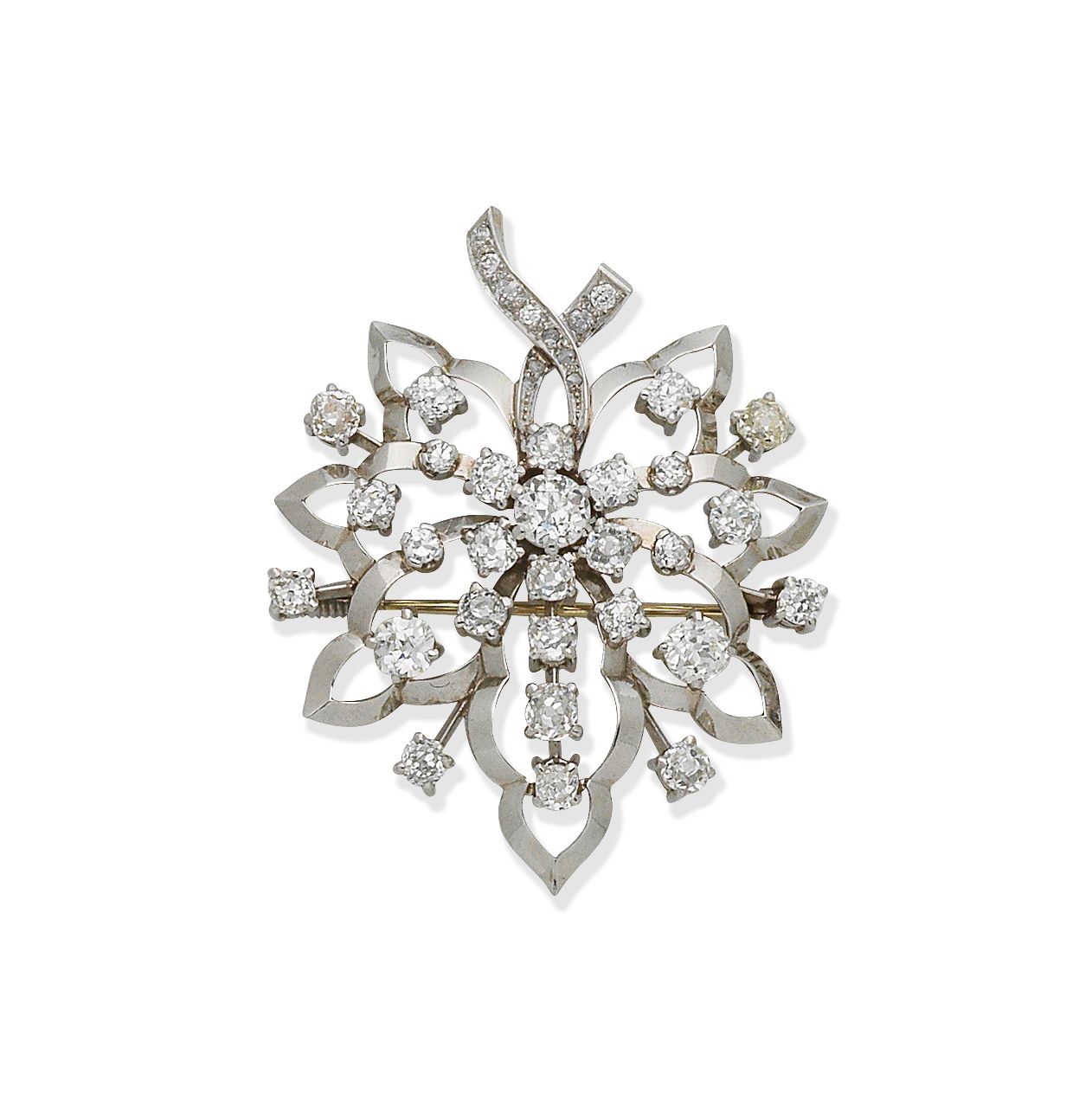 Bonhams : A diamond brooch