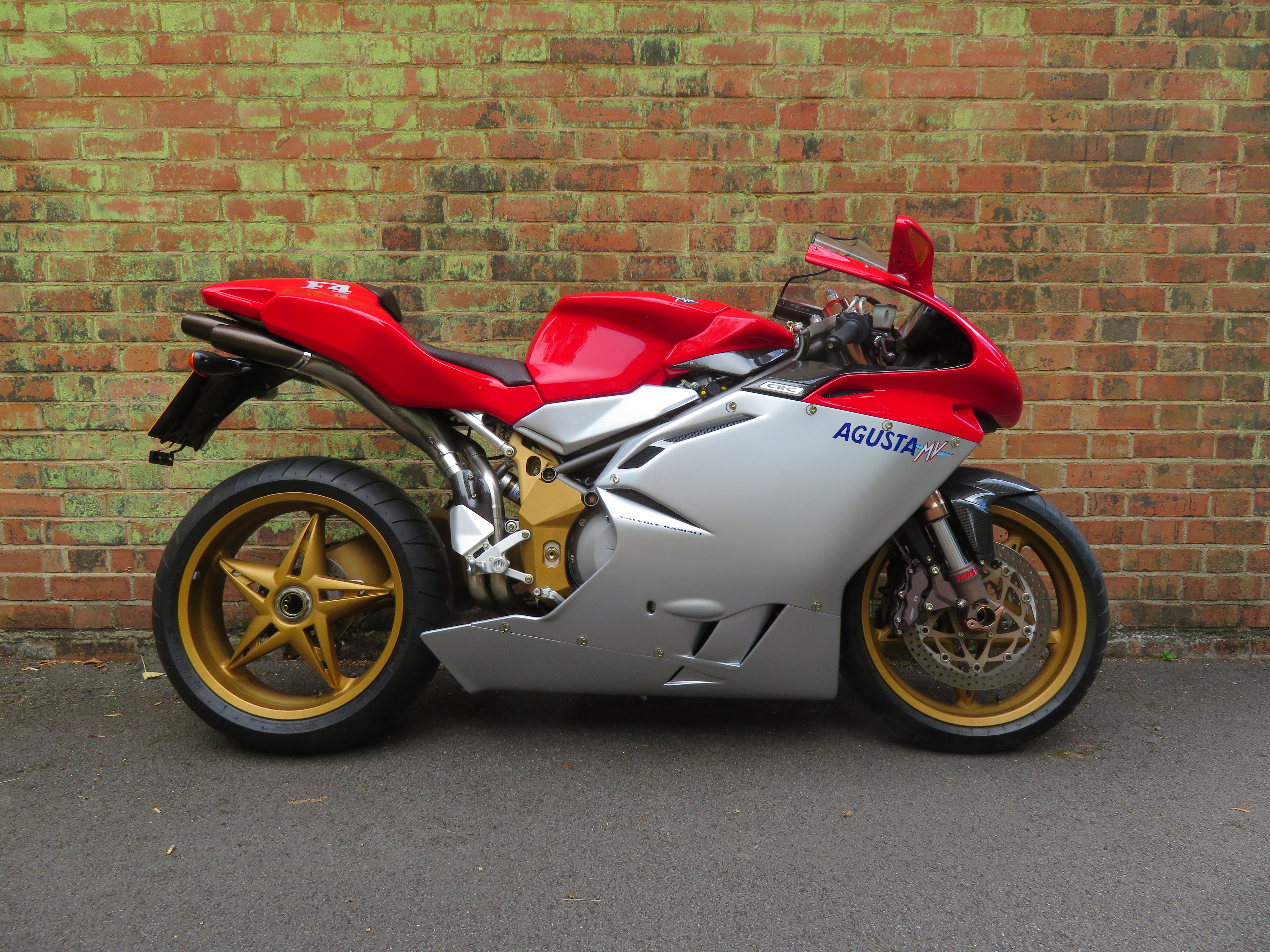 Bonhams Cars : One owner, 124 miles from new, 1999 MV Agusta 750cc F4 'Serie Oro' Frame no ...