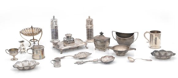 Bonhams : A collection of silver